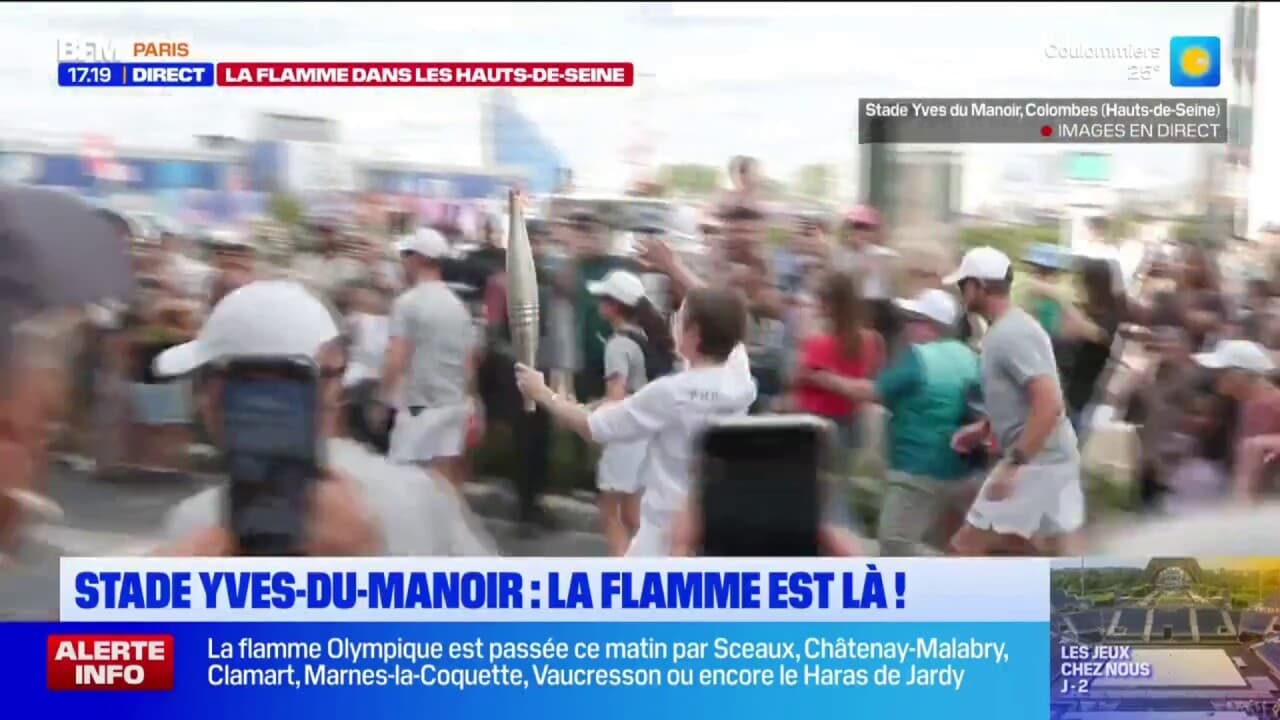 Hauts-de-Seine: la flamme olympique est arrivée à Colombes et se rend au stade Yves-du-Manoir