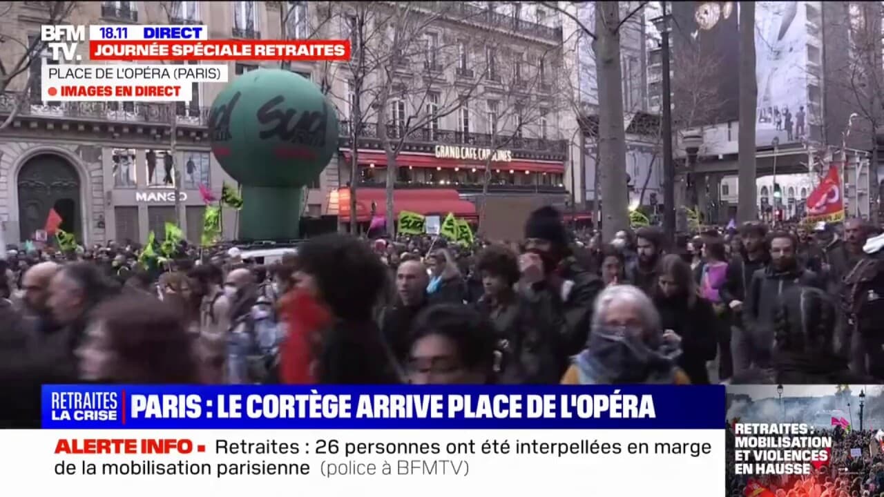 Paris: le cortège arrive progressivement place de l'Opéra