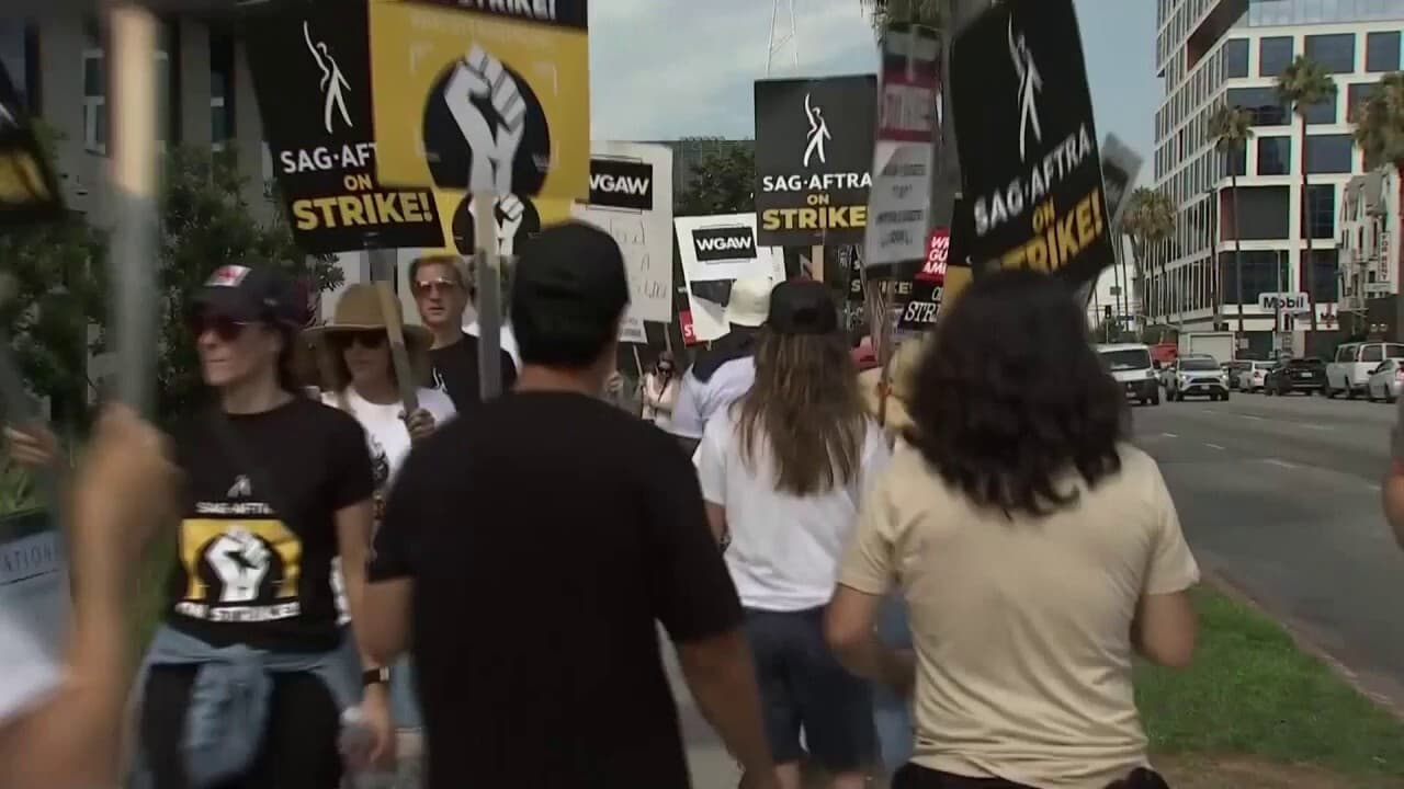 Hollywood: les scénaristes sont en grève depuis 100 jours Hollywood: les scénaristes sont en grève depuis 100 jours