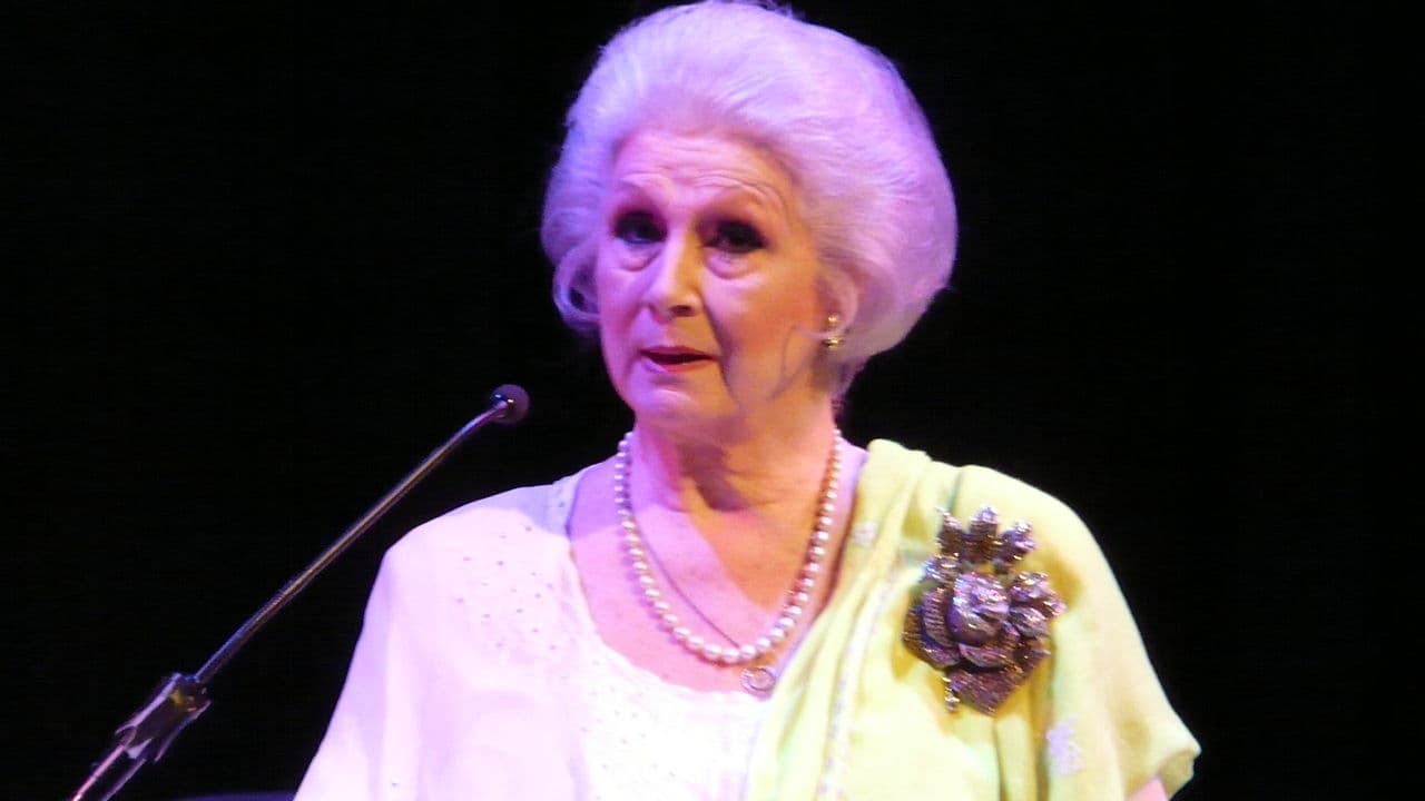 UK trans rights pioneer April Ashley dies at 86 - Celebrity Gossip News