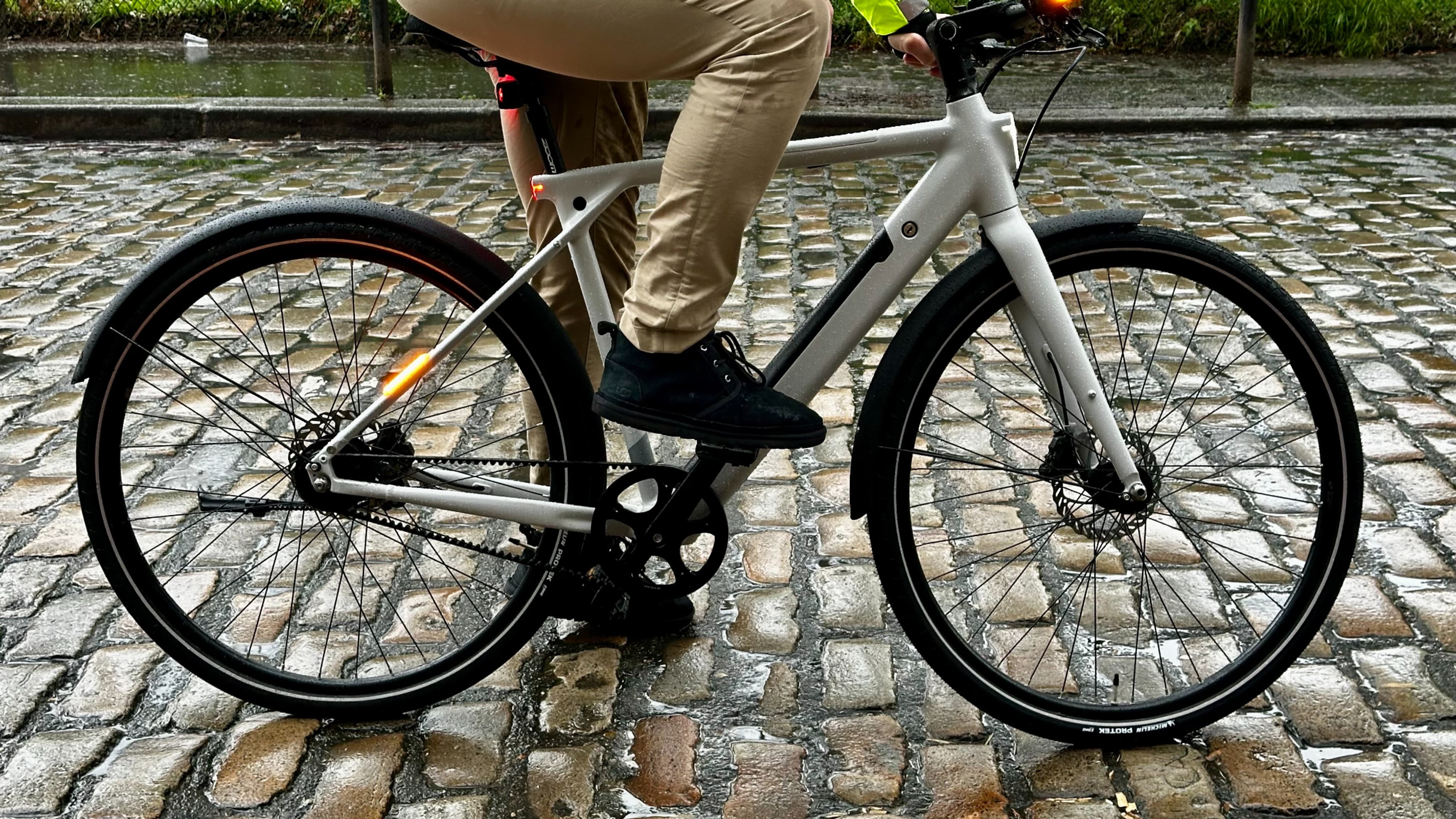 Le vrai remplaçant d'Angell? Notre avis sur le vélo électrique E1 d ...