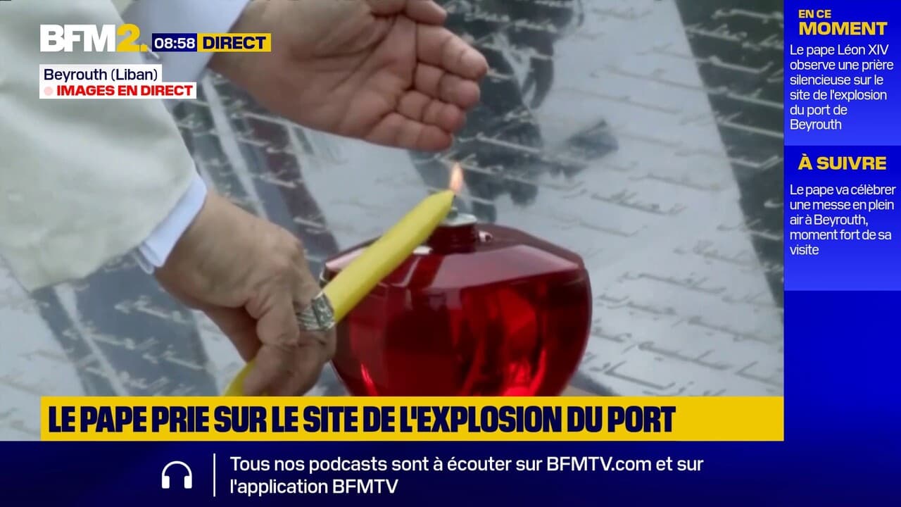 Le pape Léon XIV se recueille devant le mémorial de l'explosion du port ...