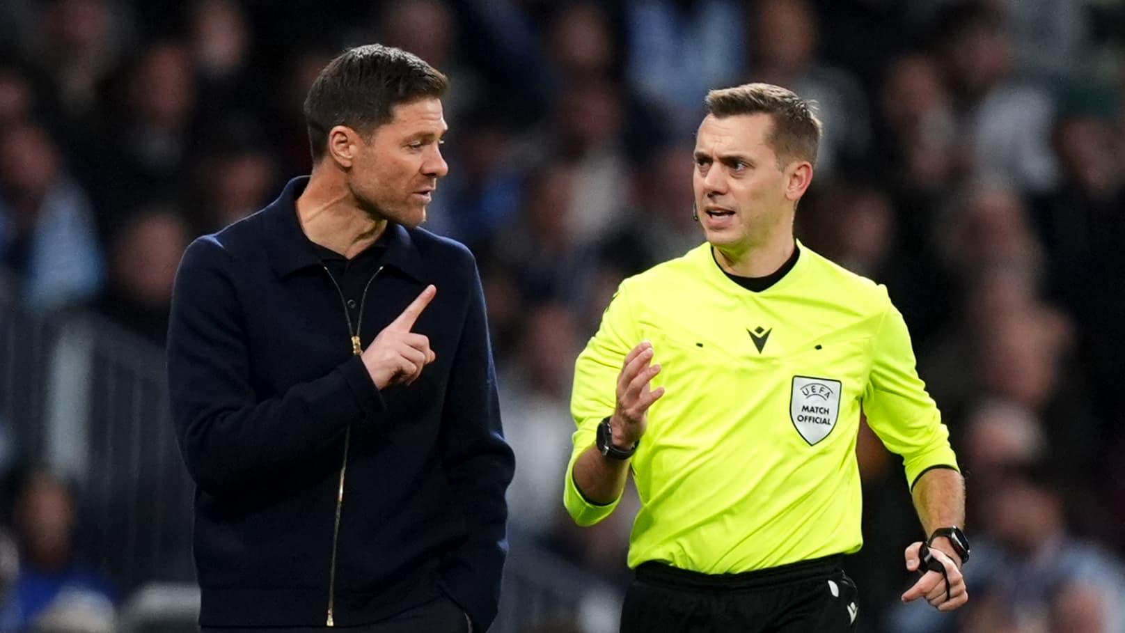 Real Madrid: Xabi Alonso a demandé des explications à l’arbitre Clément ...