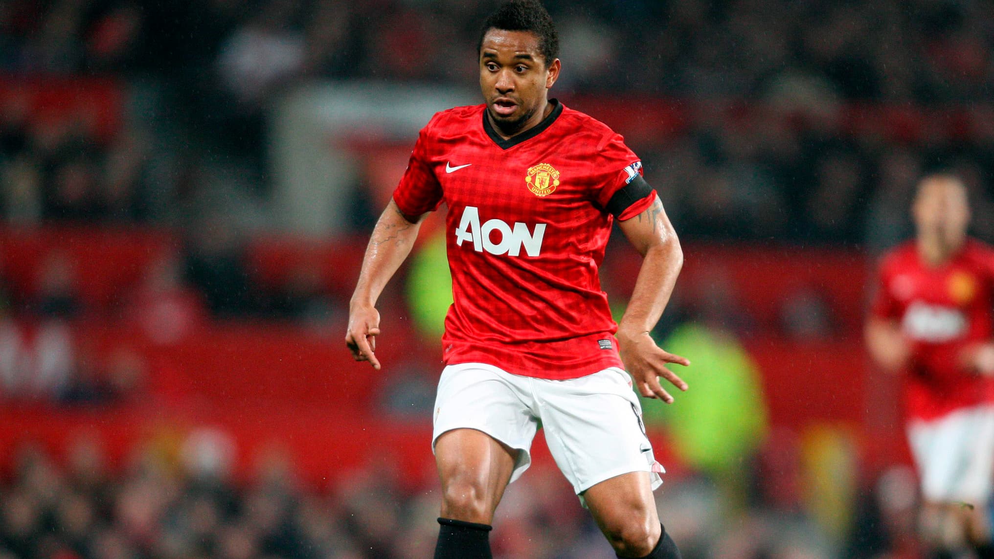 165.000 euros ou la prison: une ex-star de Manchester United rattrapée pour des pensions ...