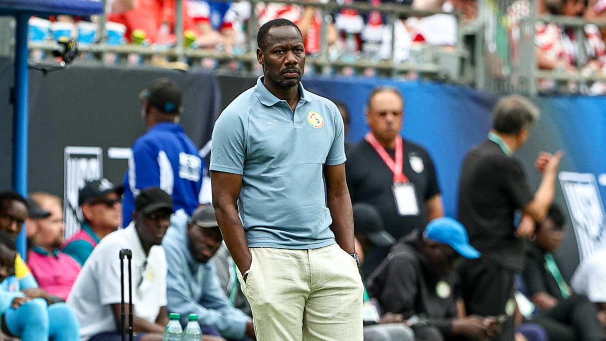AI-generated photo falsely shows Senegal's coach being searched at US ...