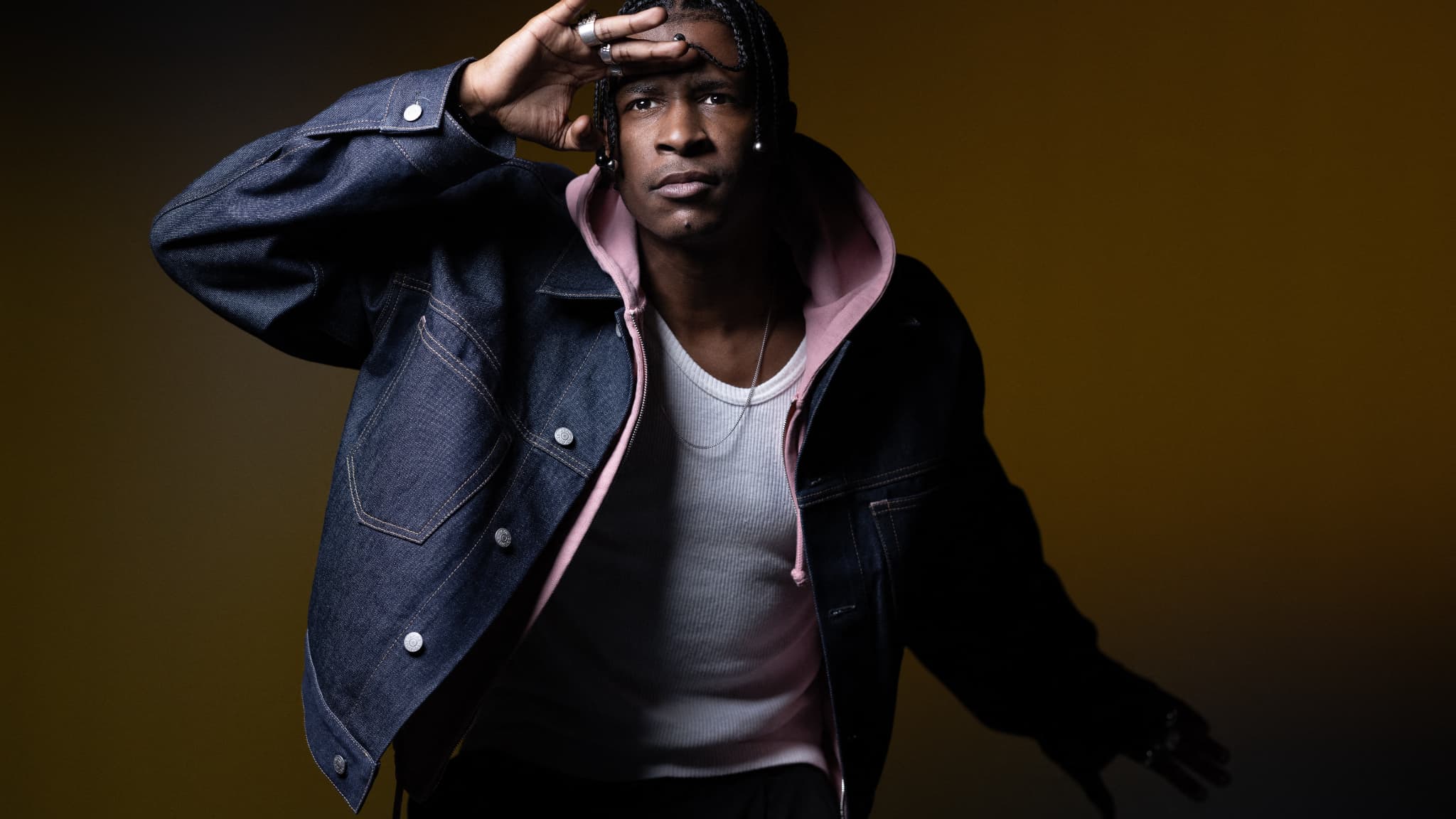 Le rappeur Yamê, Victoire de la révélation masculine 2024, sort son ...