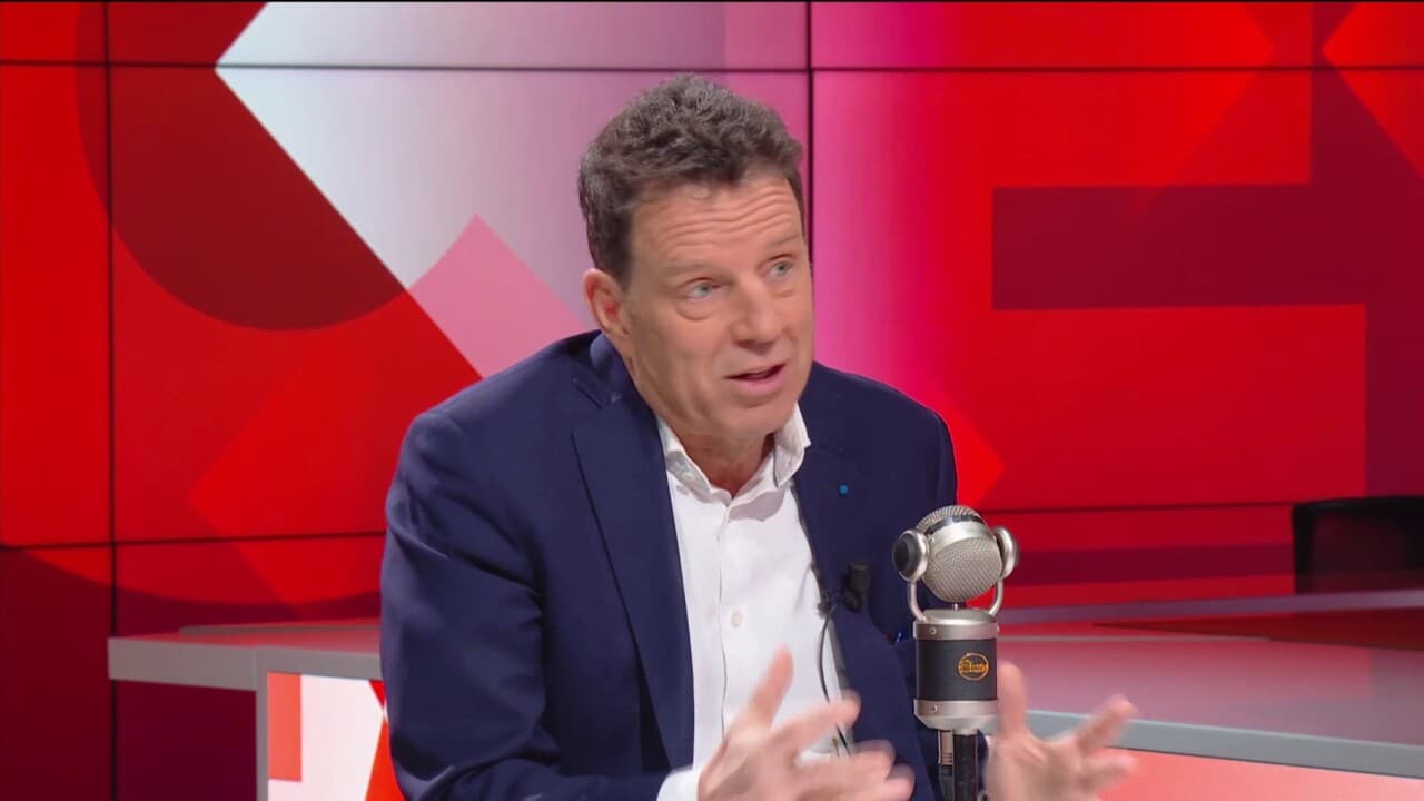Roux de Bézieux : "A cause de l'effet SMIC, les bas salaires ont plus ...