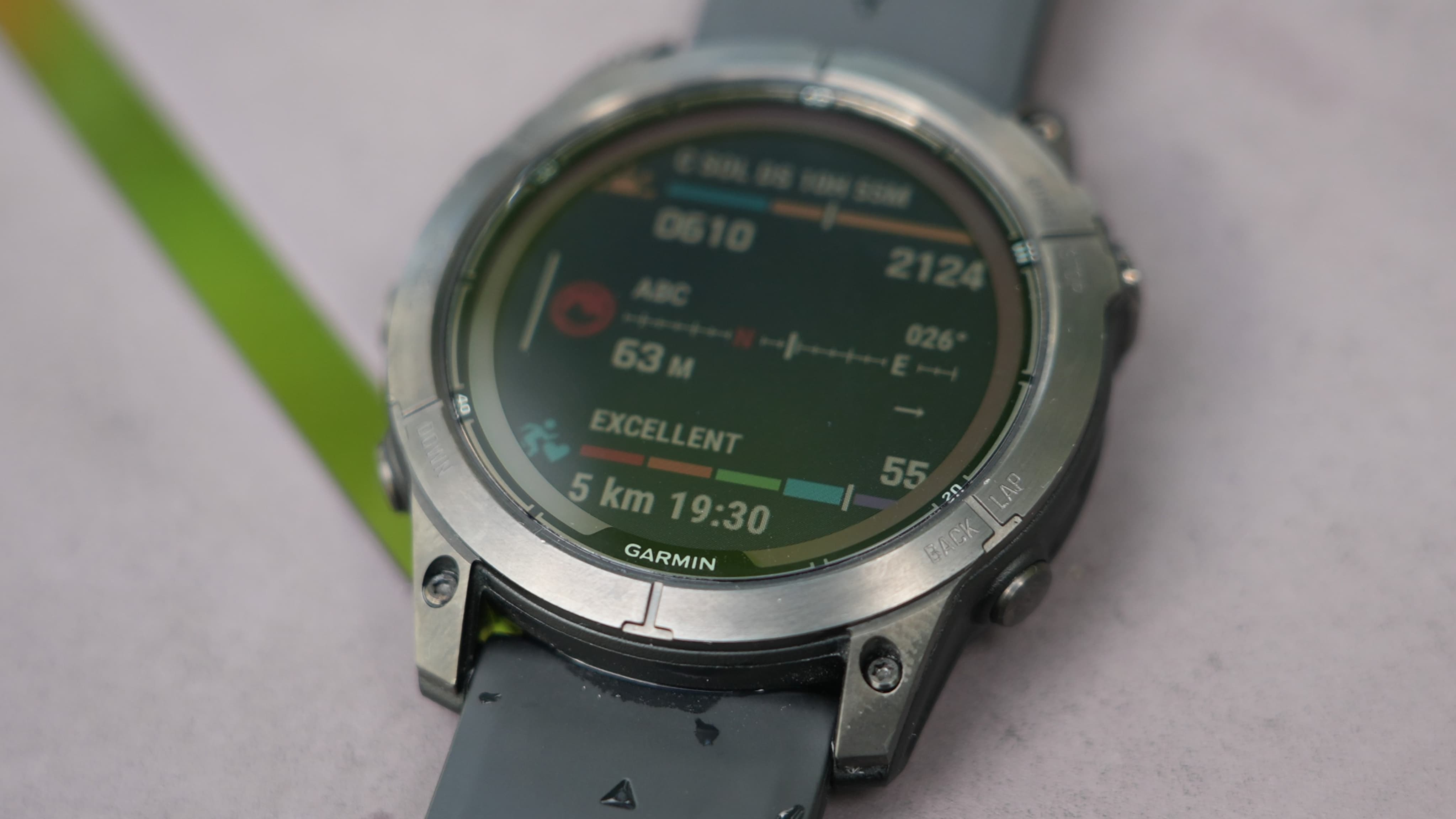 Test de la Garmin Fénix 7X Pro, la montre qui vous donnera l'impression ...