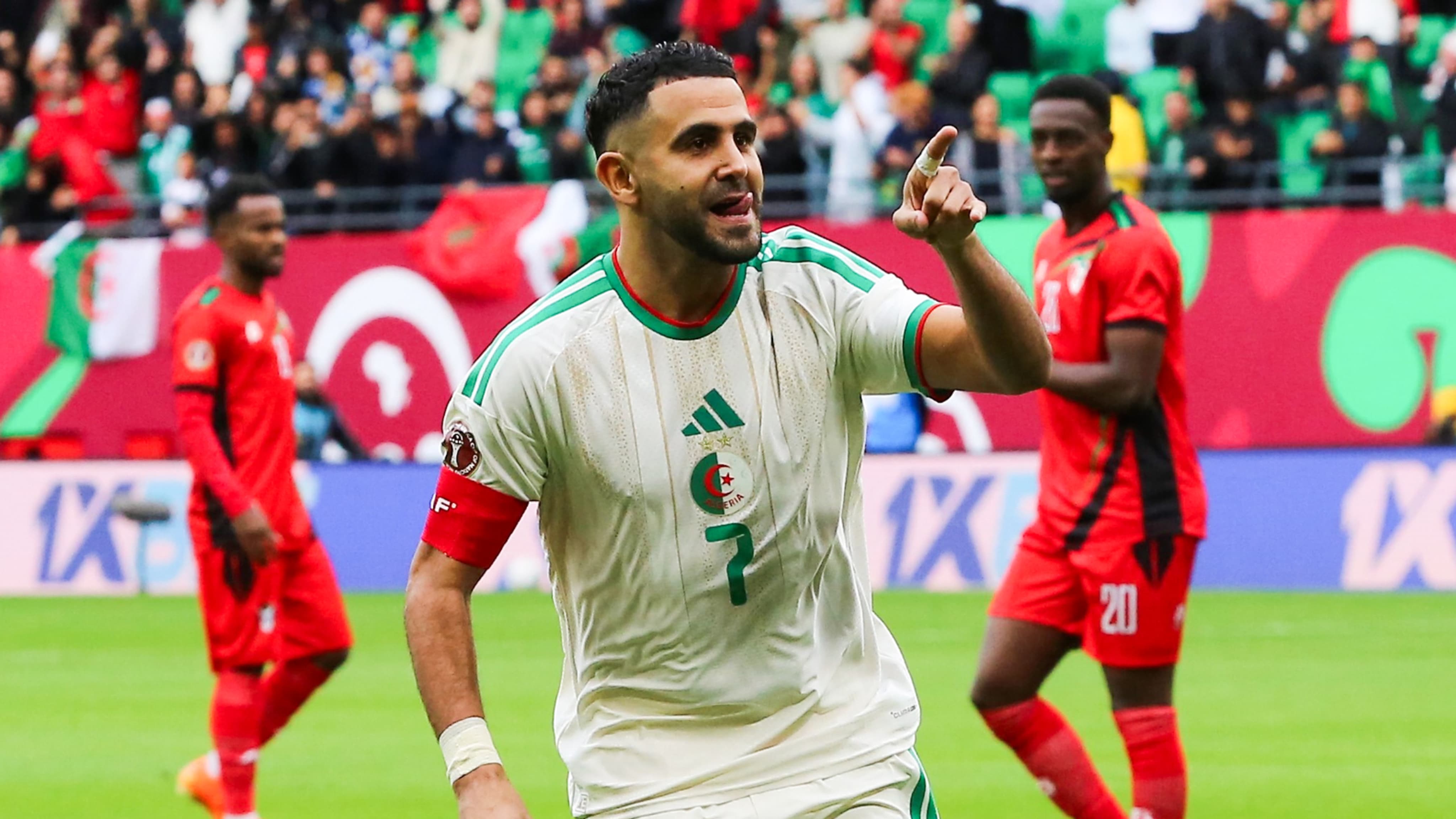"Avec ce Mahrez, tu joues à cloche-pied": faut-il reléguer la star de l ...