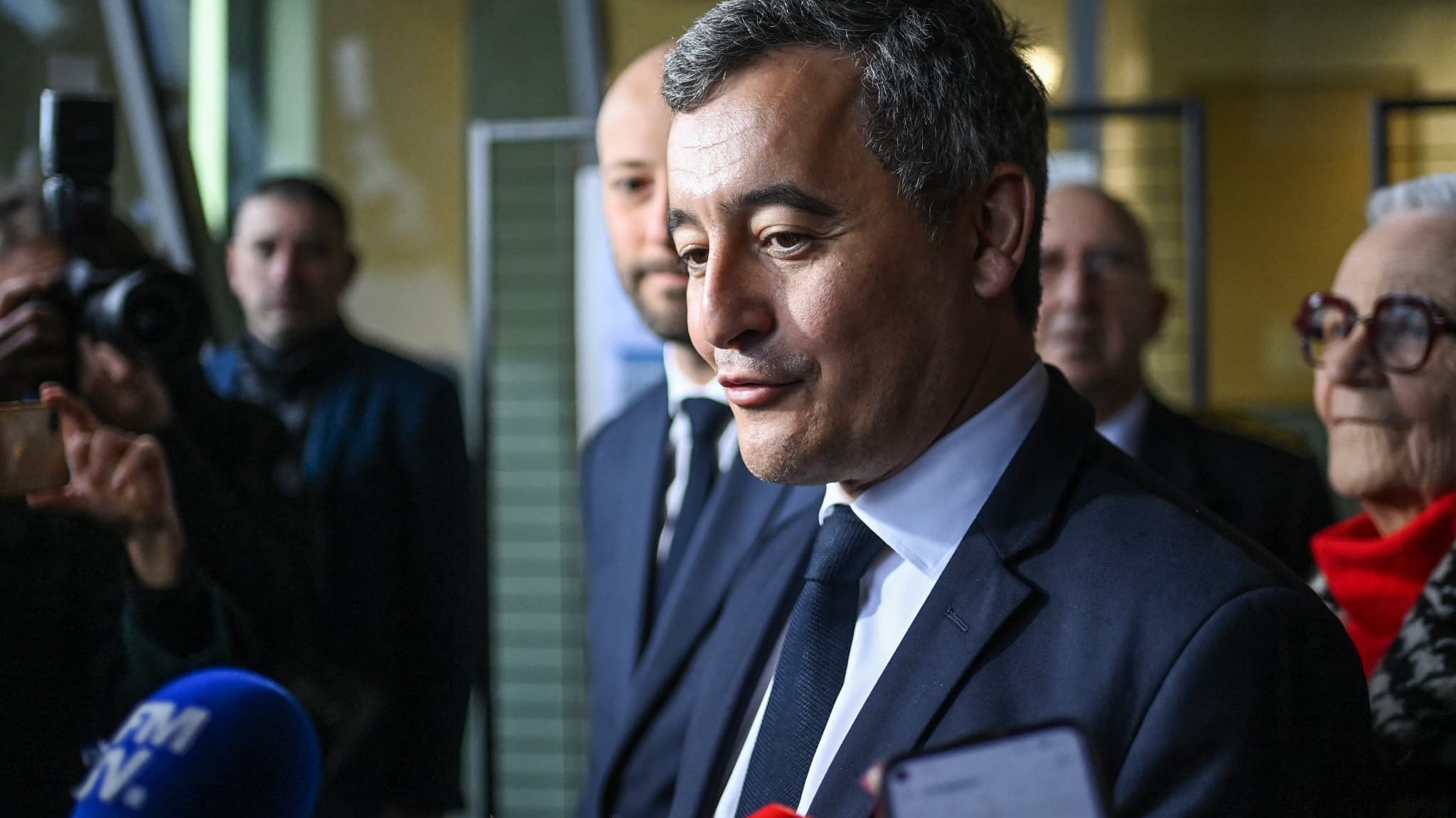 "De la vieille com'": Darmanin s'affiche en une de Paris Match avec sa ...
