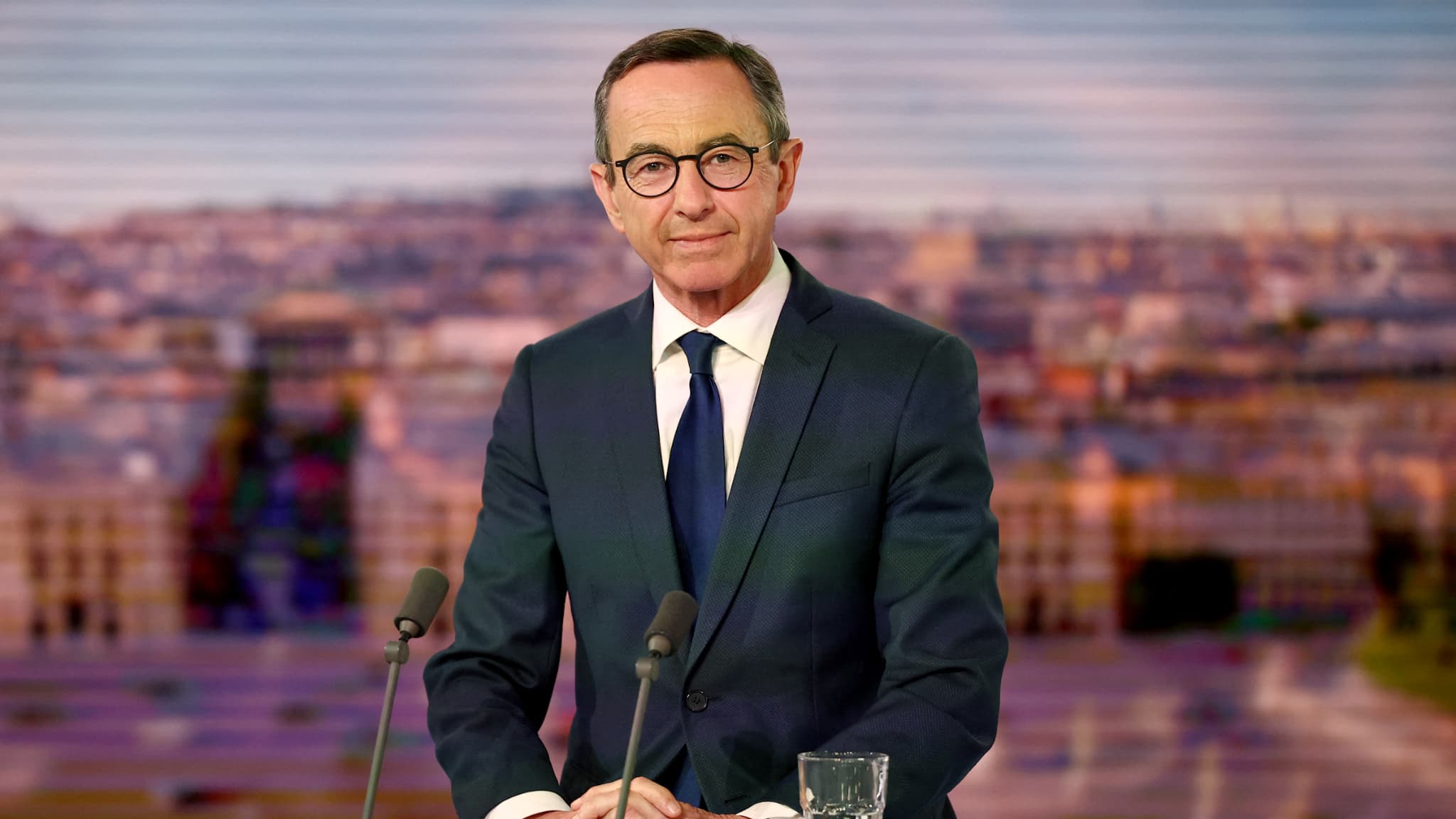 Élu président de LR, Bruno Retailleau affirme que son parti est "à même de porter un projet pour ...