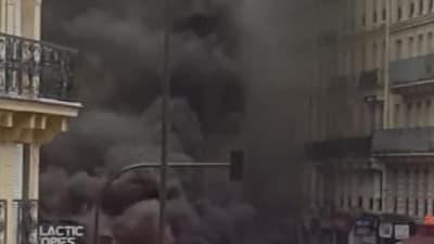 Un bus de la RATP prend feu à Paris