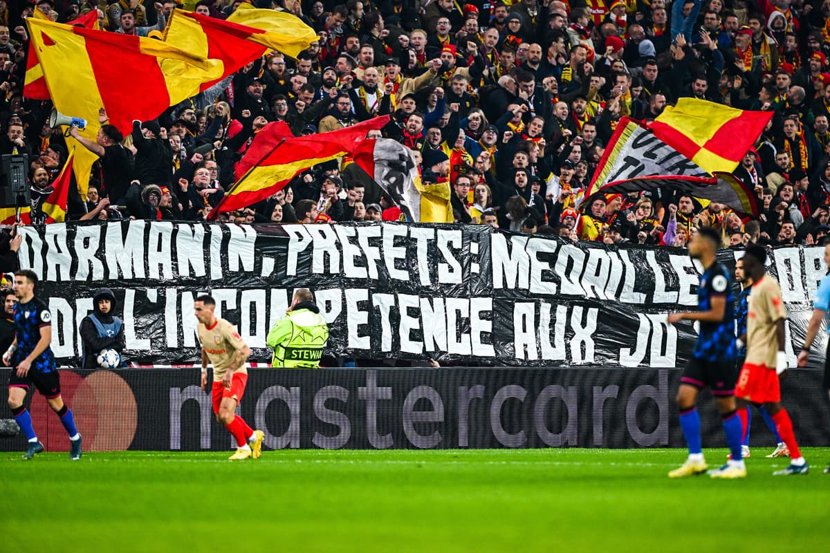 Lens-Séville: les banderoles des supporteurs lensois pour soutenir les ...