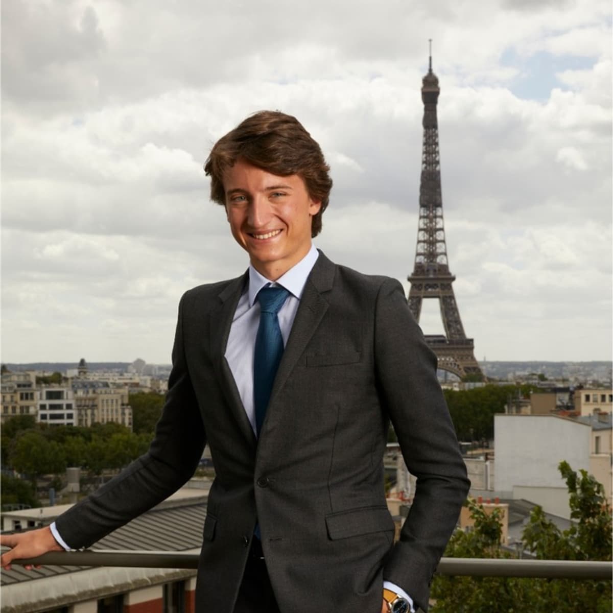 Delphine, Antoine, Alexandre.. Quelle place pour les enfants de Bernard ...