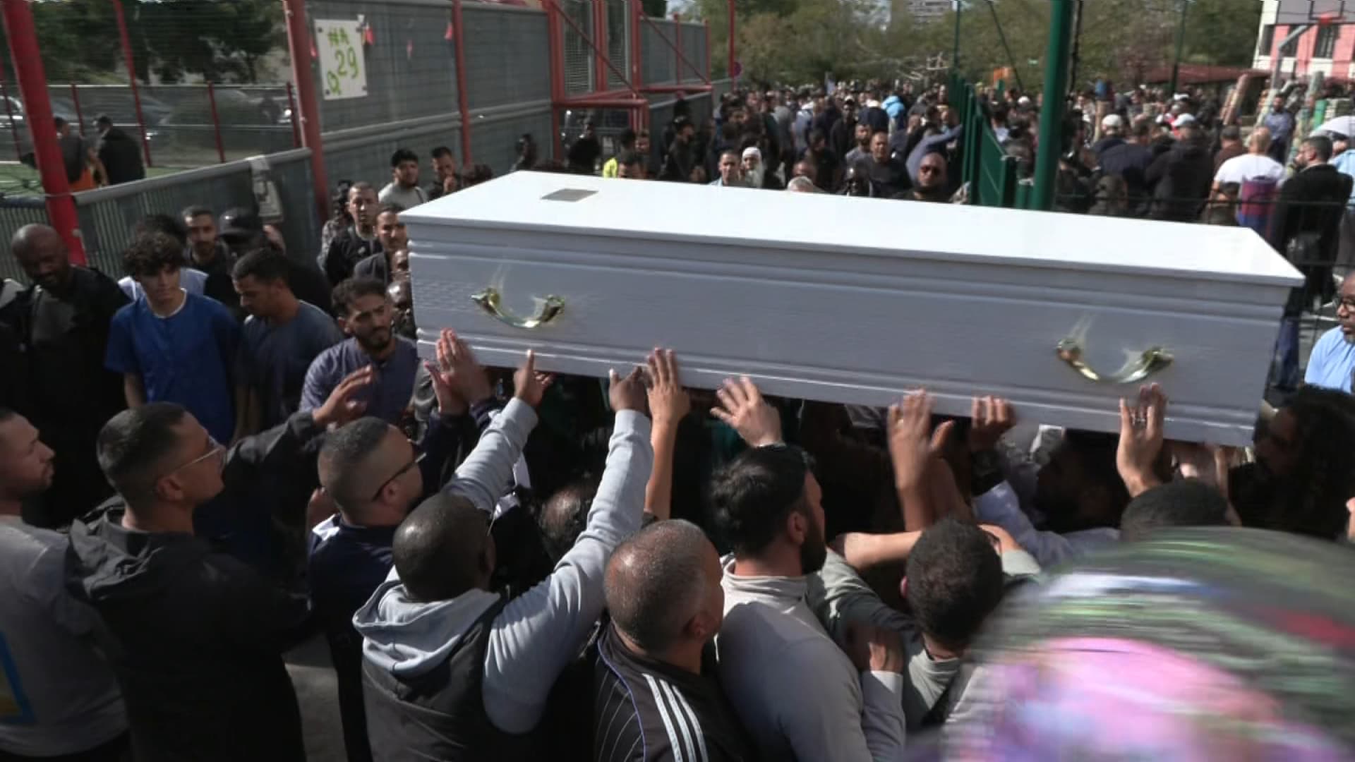 "Un homme au grand cœur": l'émotion aux obsèques de Nessim Ramdane, tué ...