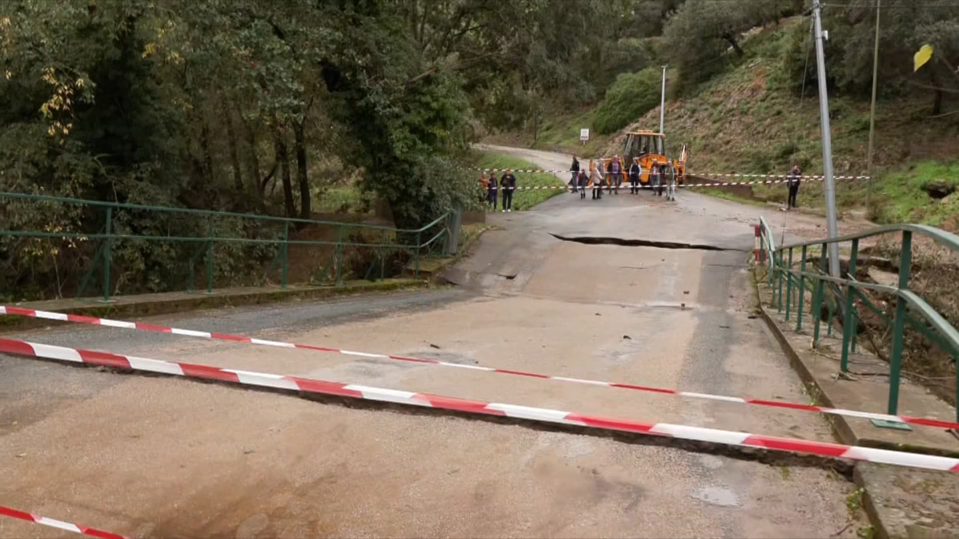 Intempéries dans le Var: 600 personnes bloquées après l'effondrement d ...