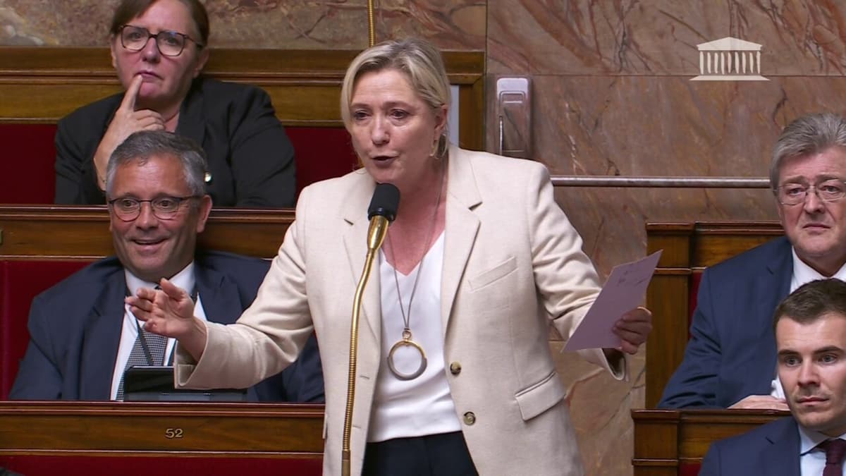 "Même leur gourou de 15 ans et demi est pour": Marine Le Pen évoque le ...