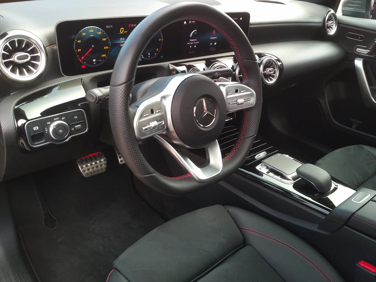 Mercedes voit grand pour ses petites étoiles