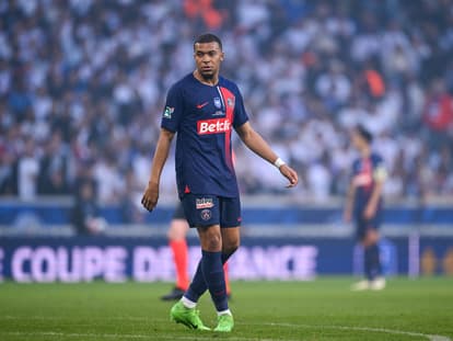 DIRECT. OL-PSG: Dugarry pointe le rôle des clubs dans les violences entre supporters