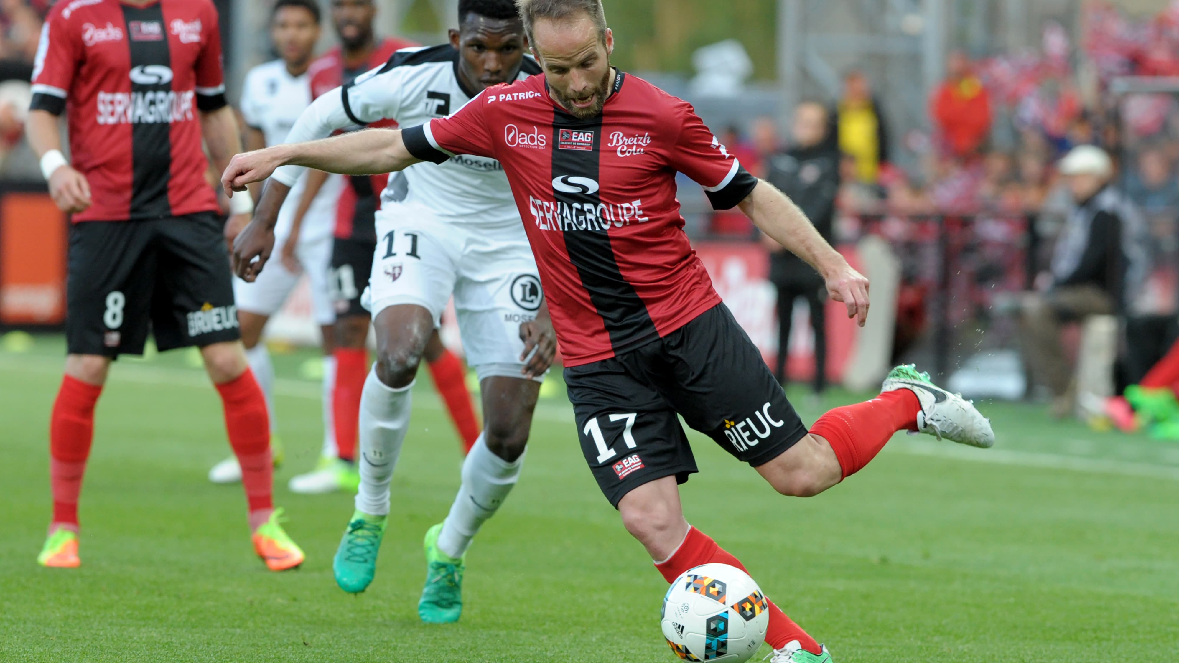 Ligue 1: Guingamp s’affiche avec son nouveau maillot