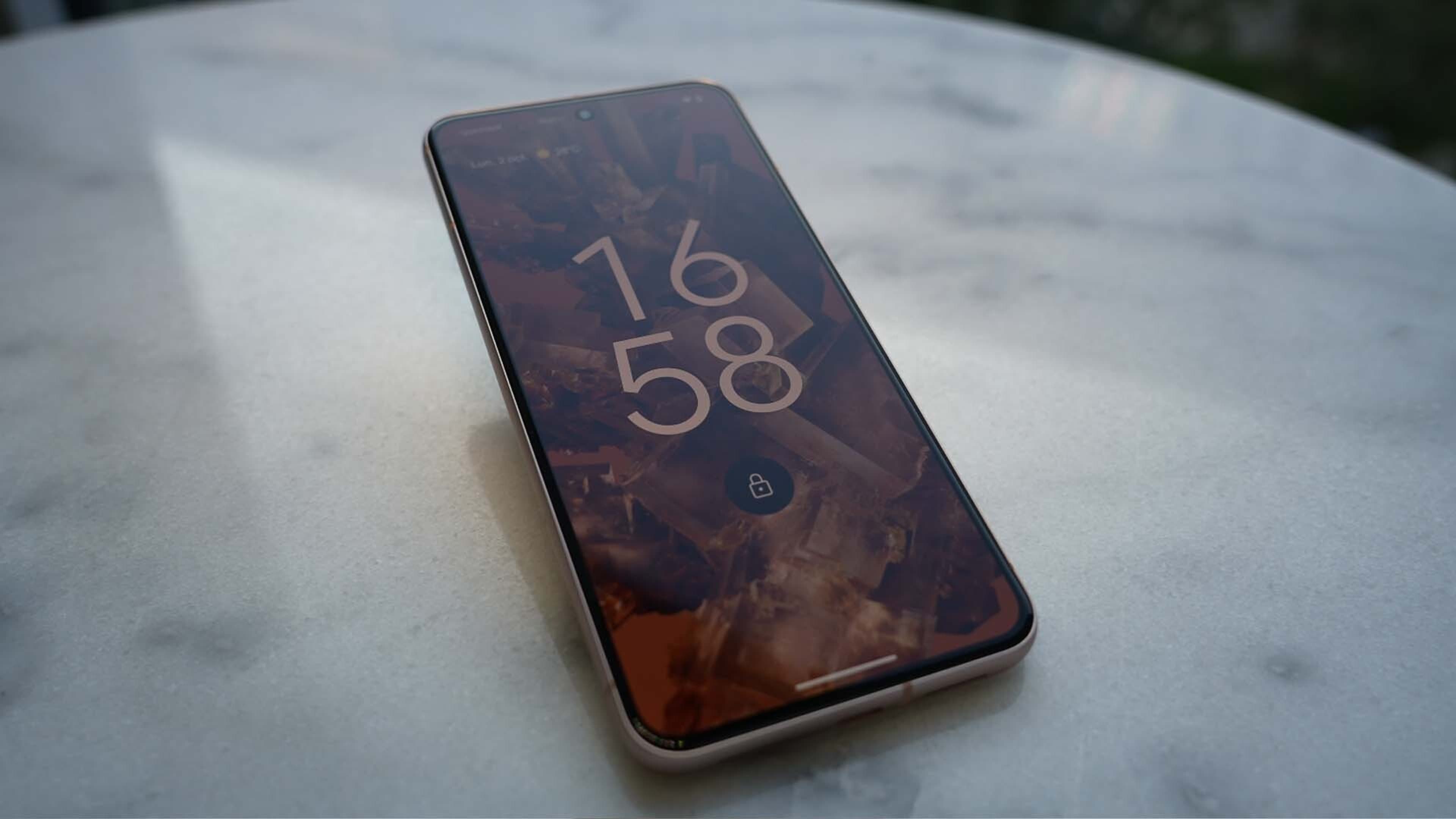 Test du Google Pixel 8: le meilleur concurrent de l'iPhone 15