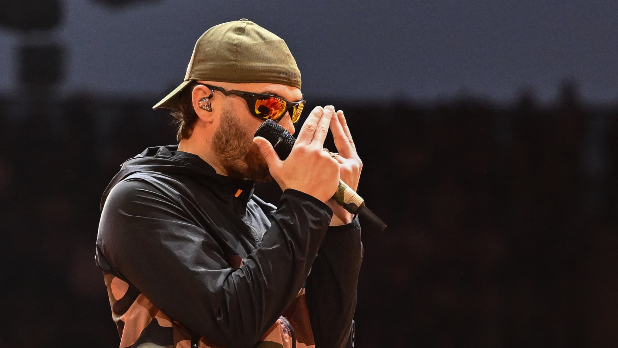 OM: le nouveau maillot domicile dévoilé par Jul en concert au Vélodrome?