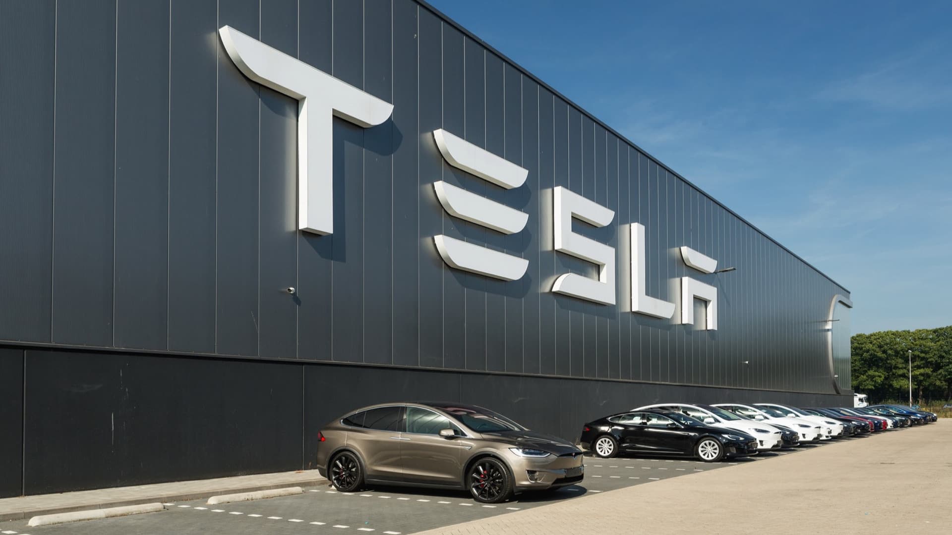 Tesla va rappeler 30.000 voitures en Chine