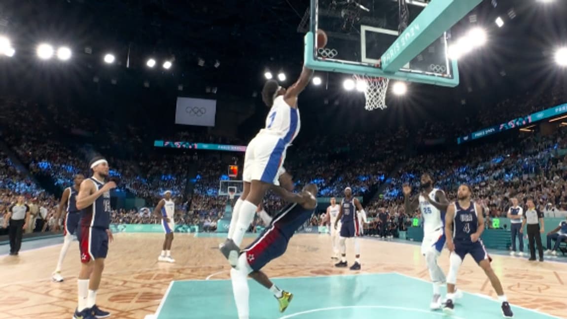 JO 2024 (basket): le poster monstrueux de Yabusele sur LeBron James ...