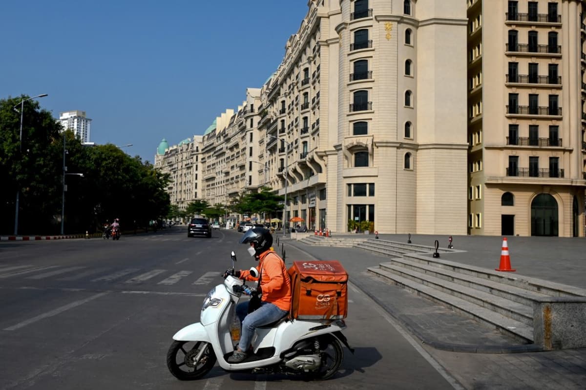 Cambodge: les images d'un mini Paris construit en plein coeur de Phnom Penh