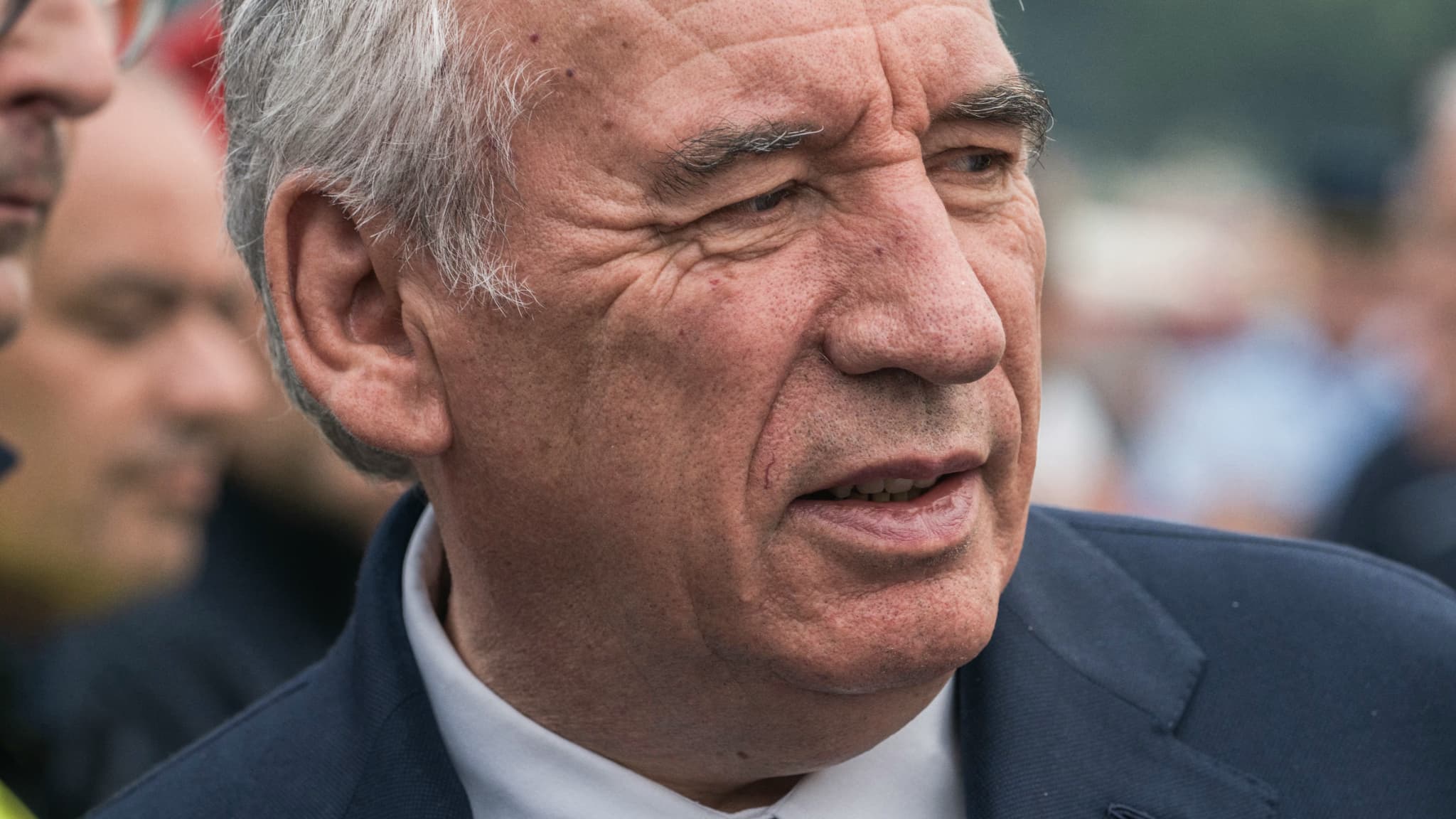 Vote de confiance: François Bayrou estime que "la dissolution reste une ...
