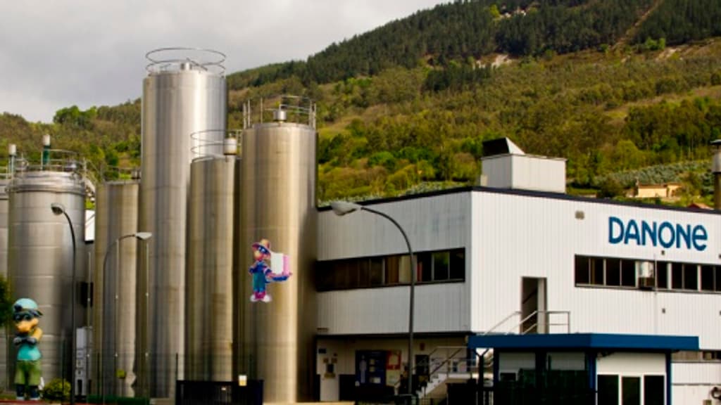 Danone va fermer trois usines en Europe
