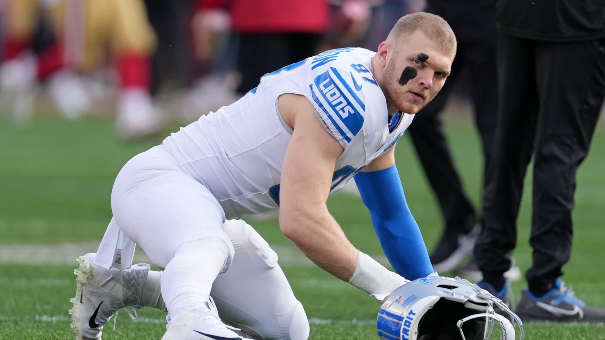 NFL: l'horrible blessure de Hutchinson qui se fracture le tibia