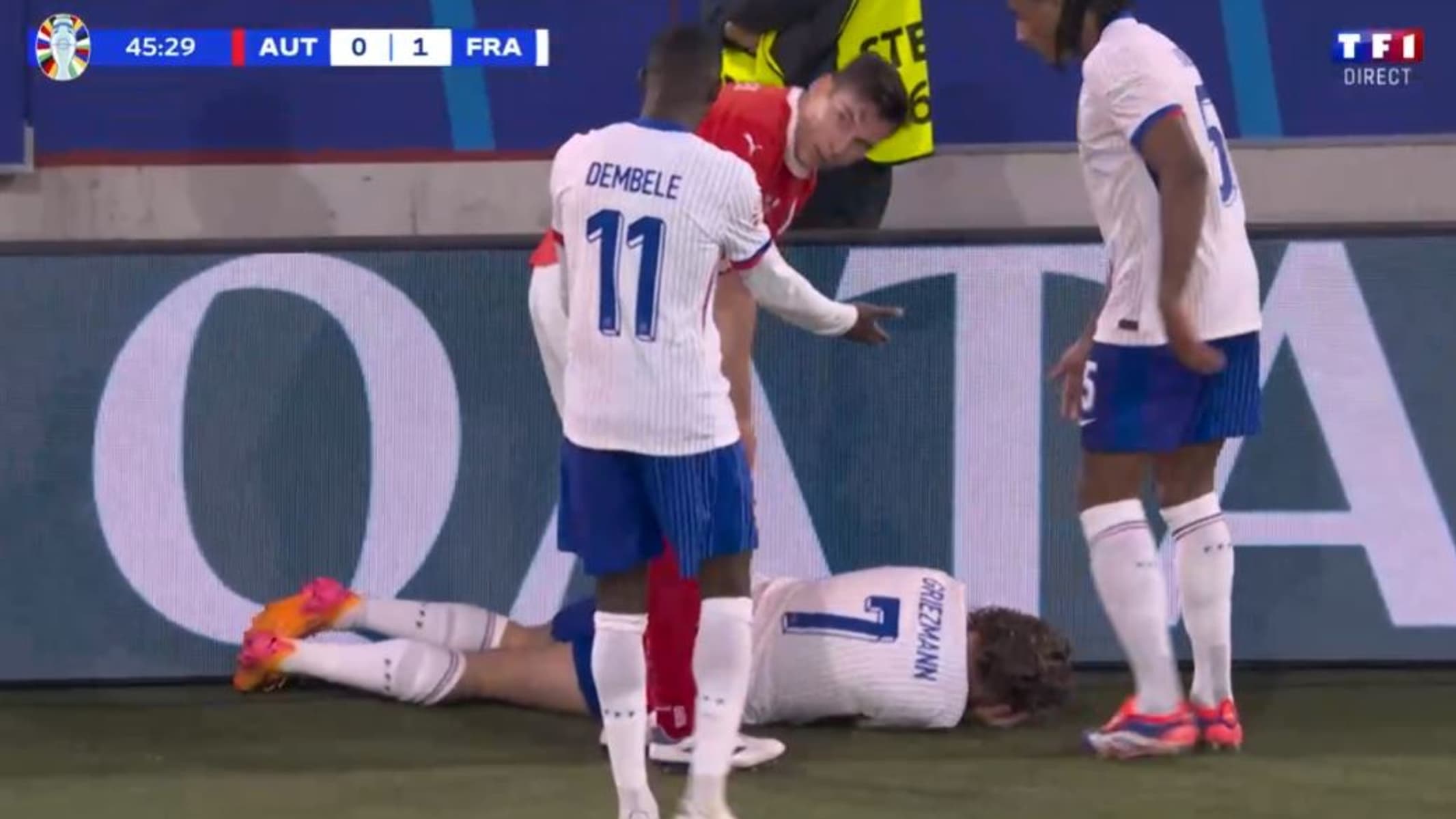 France-Autriche: le front en sang de Griezmann après avoir été balancé ...