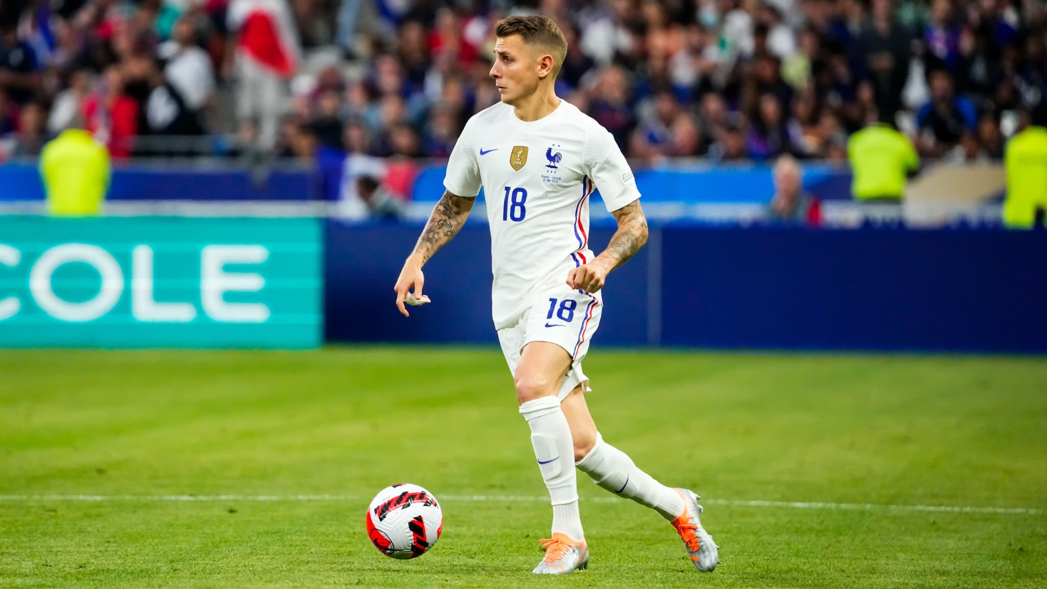 Mercato: Nice continue de négocier avec Aston Villa pour un prêt de Digne