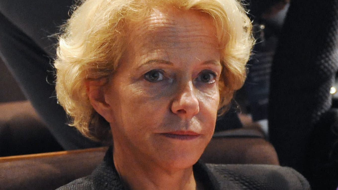 Législative partielle à Paris: la candidate PS Frédérique Bredin ...