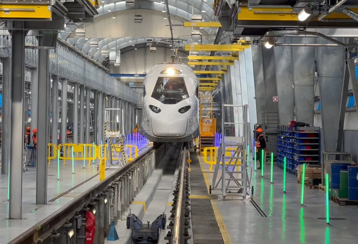"Un grand moment d'émotion": on a visité le futur TGV M de la SNCF, en ...