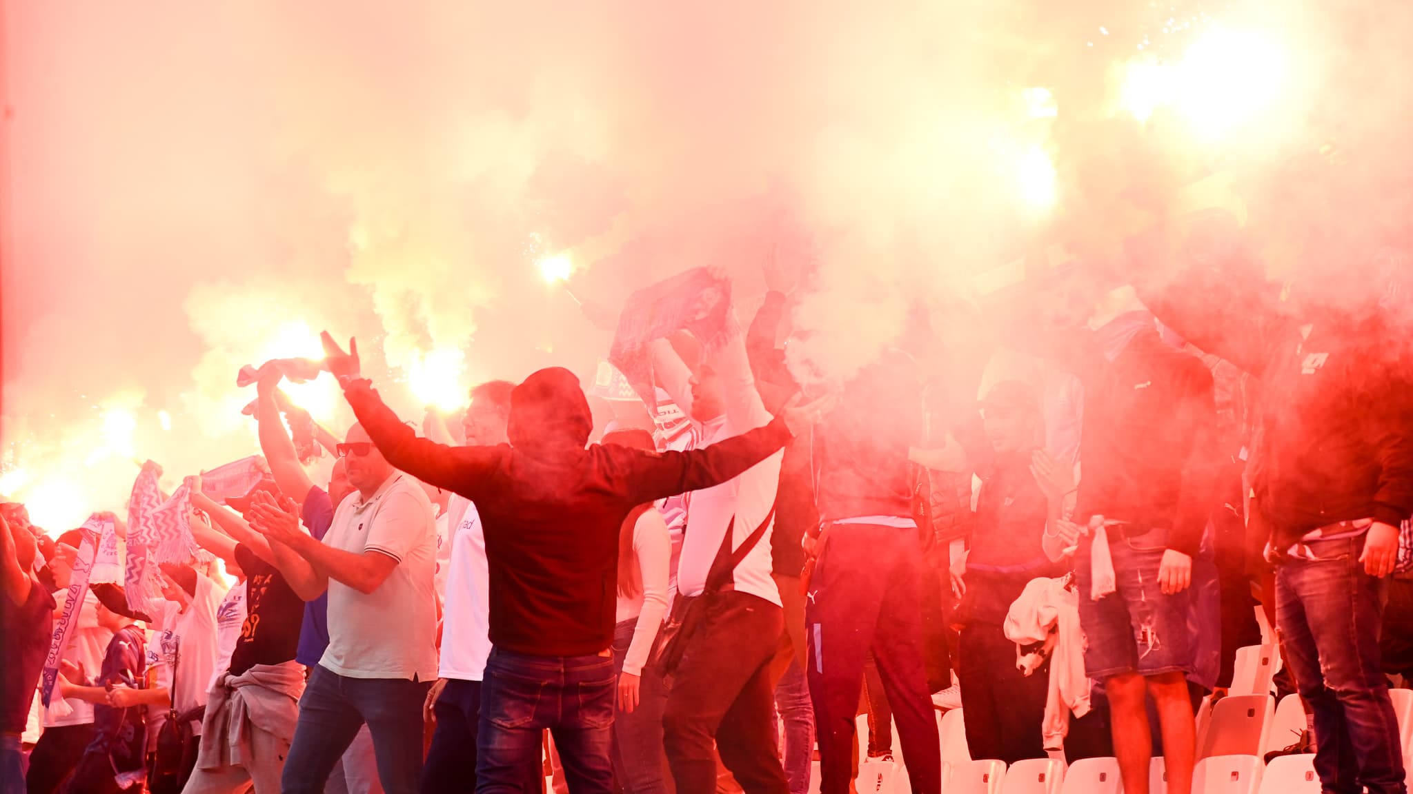 OM-Tottenham: des feux d’artifice tirés devant l’hôtel des Spurs durant ...