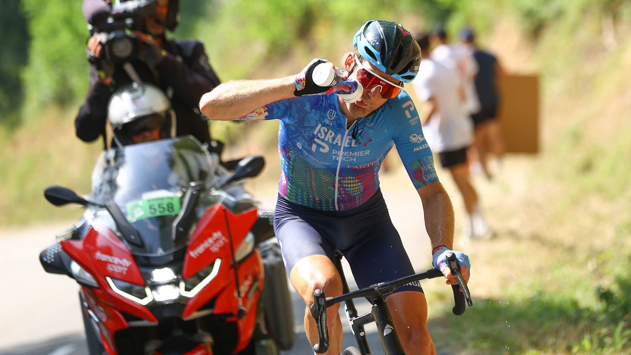 Tour de France: comment le peloton s’organise face aux grosses chaleurs