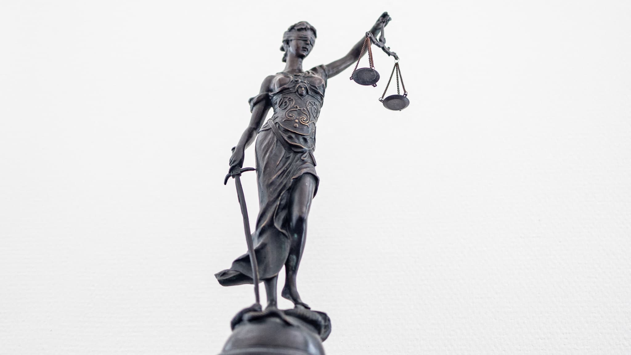 "Il existe des preuves": Cécilia Rivière est persuadée que son père ...