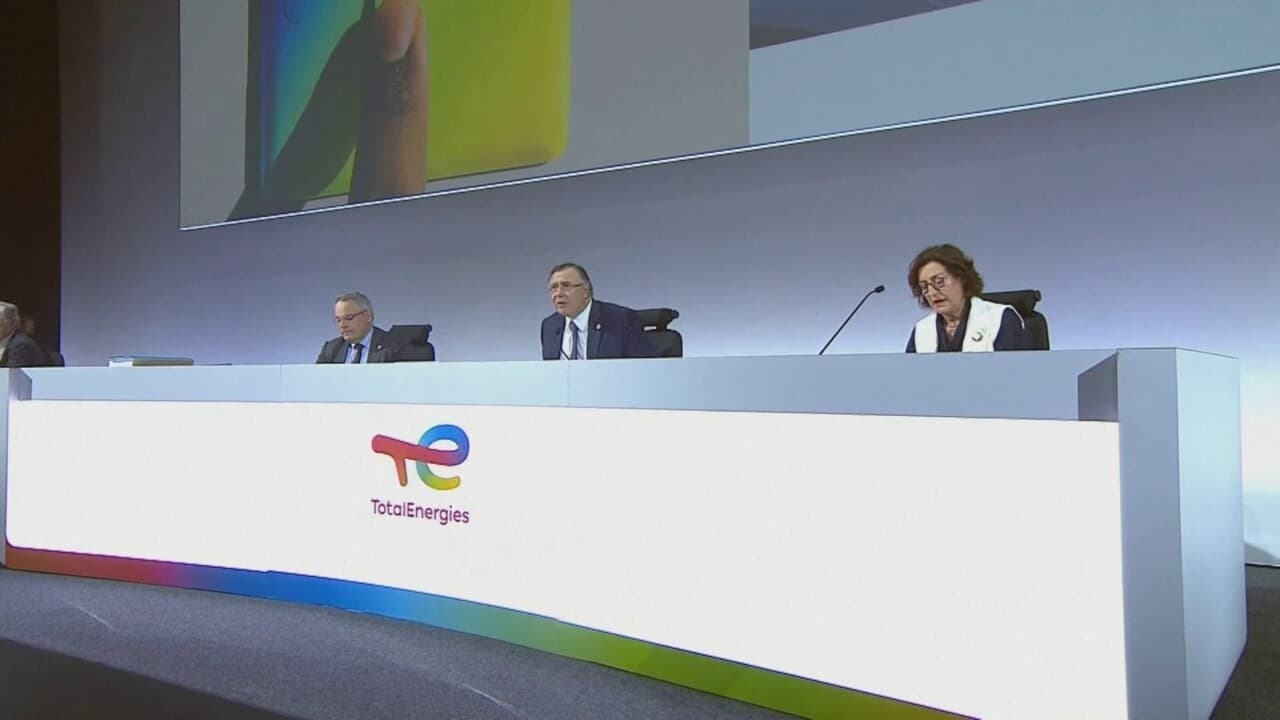 Patrick Pouyanné ouvre l'assemblée générale de TotalEnergies dans un ...