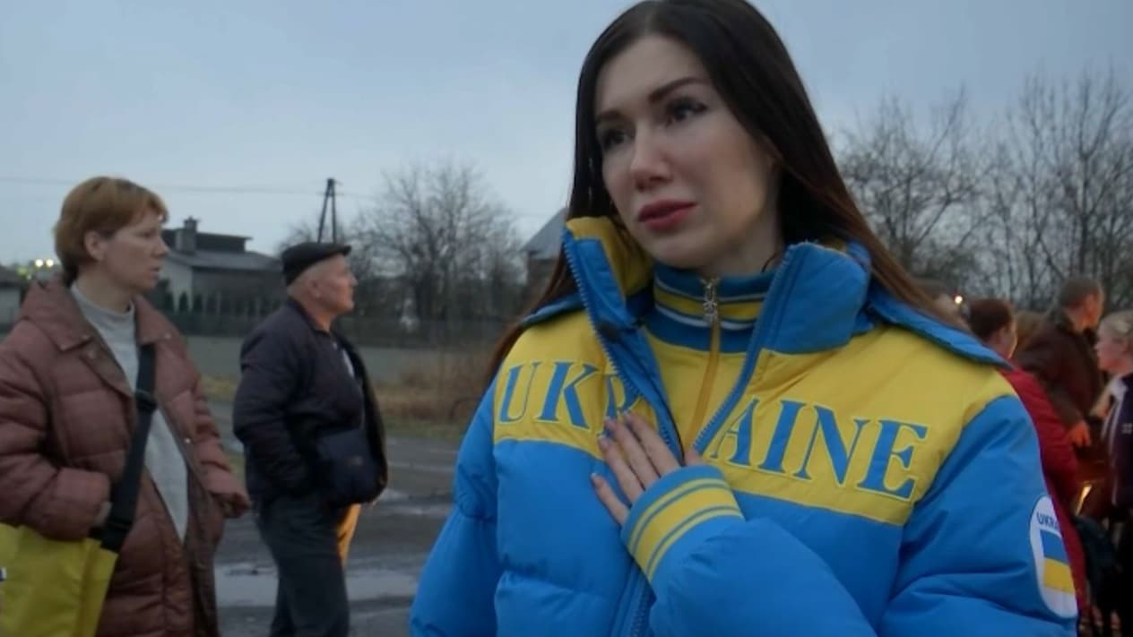 Former Miss Ukraine helps refugees leave the country - Celebrity Gossip ...