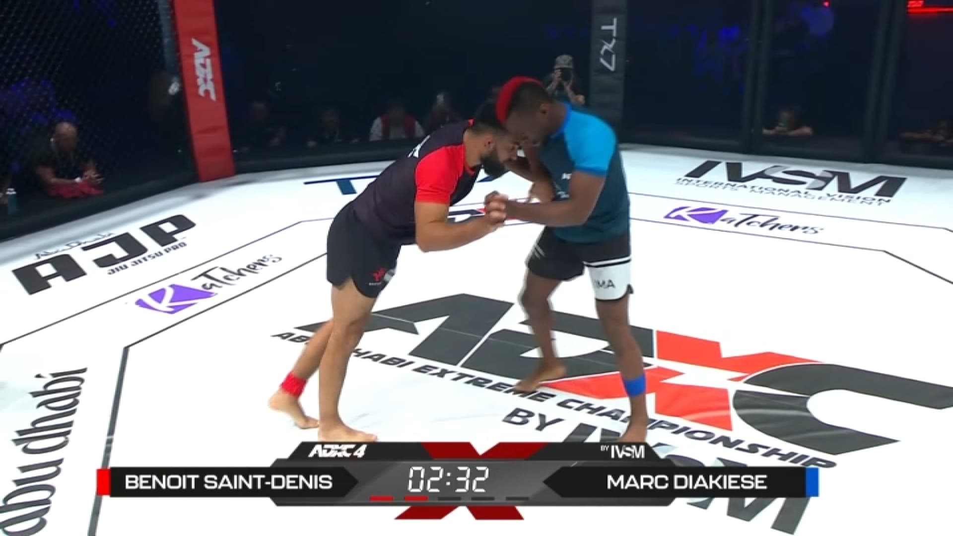 Grappling: Benoît Saint Denis remporte son combat face à Marc Diakiese