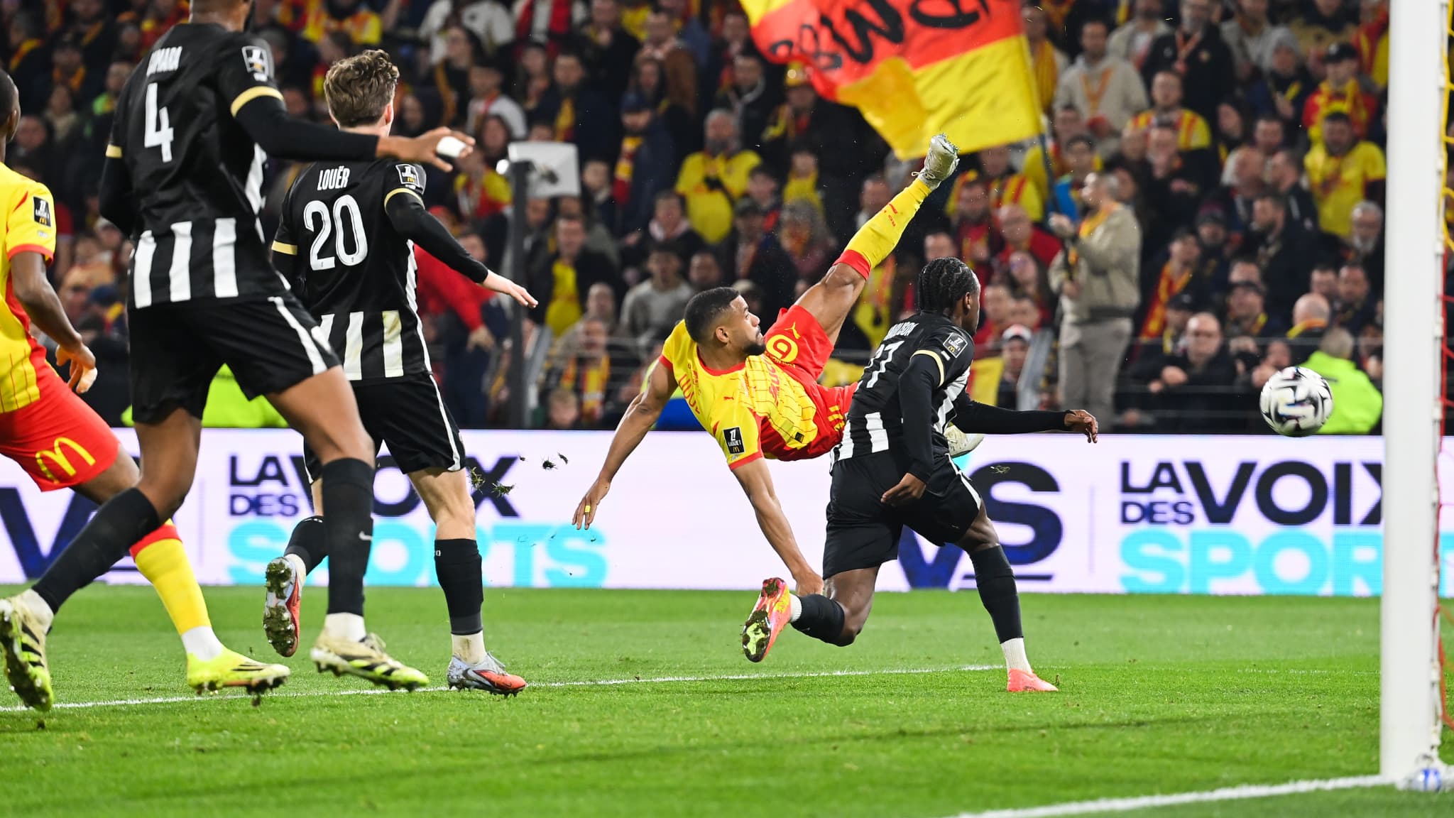 Lens-Angers: "Une drôle de manière de fêter son anniversaire", le ...
