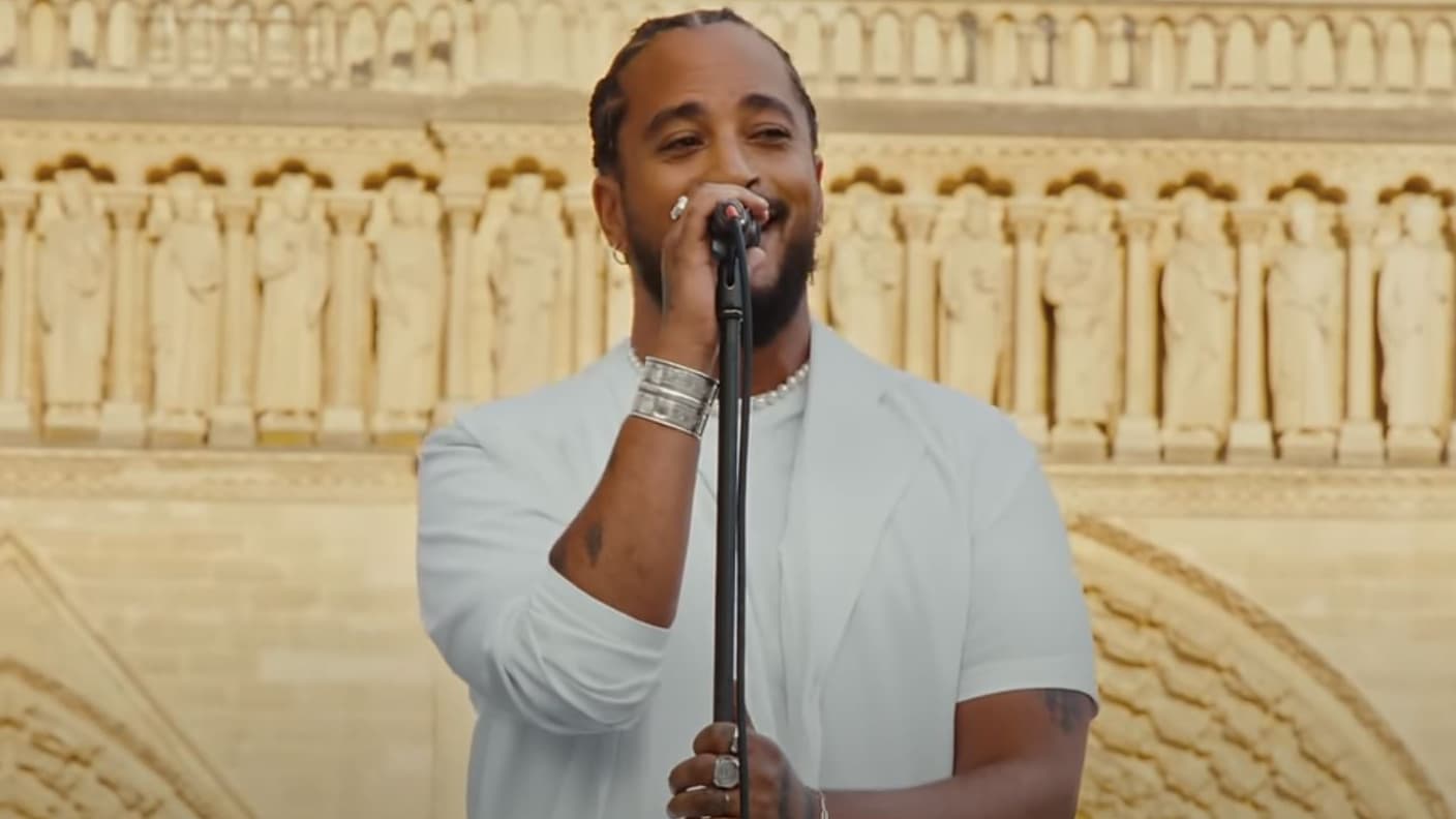 Slimane dévoile le clip "Résister (What about Peace?)", un appel à la ...