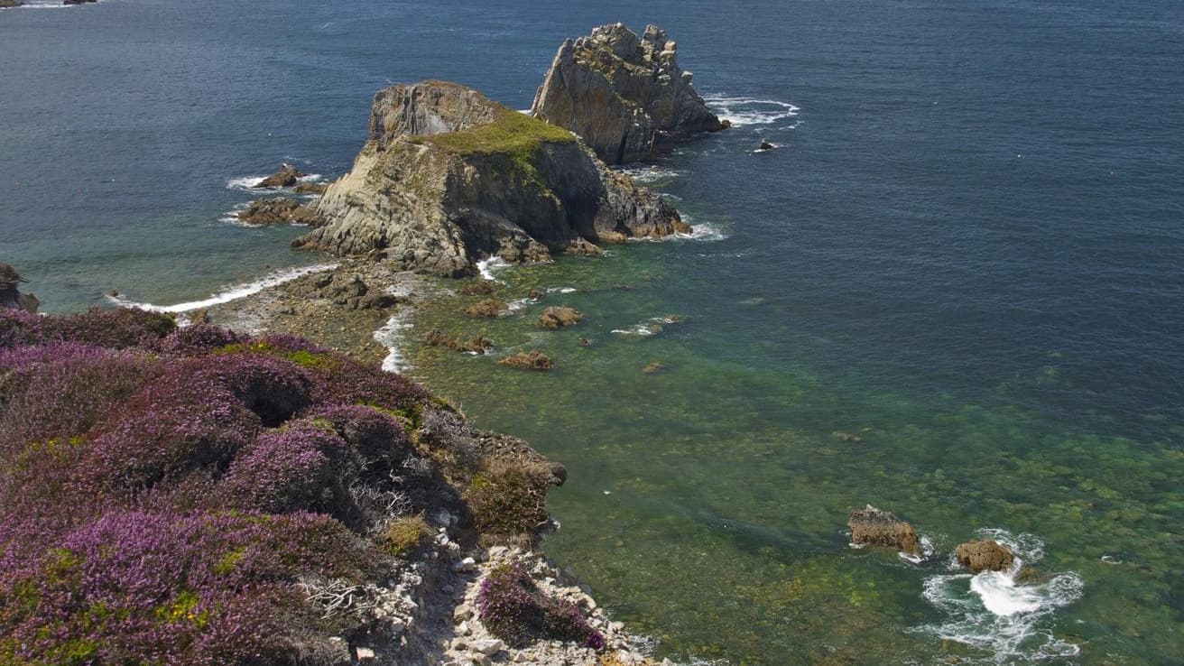 Jours fériés: le pont du 8-Mai fait le plein, la Bretagne en tête des ...