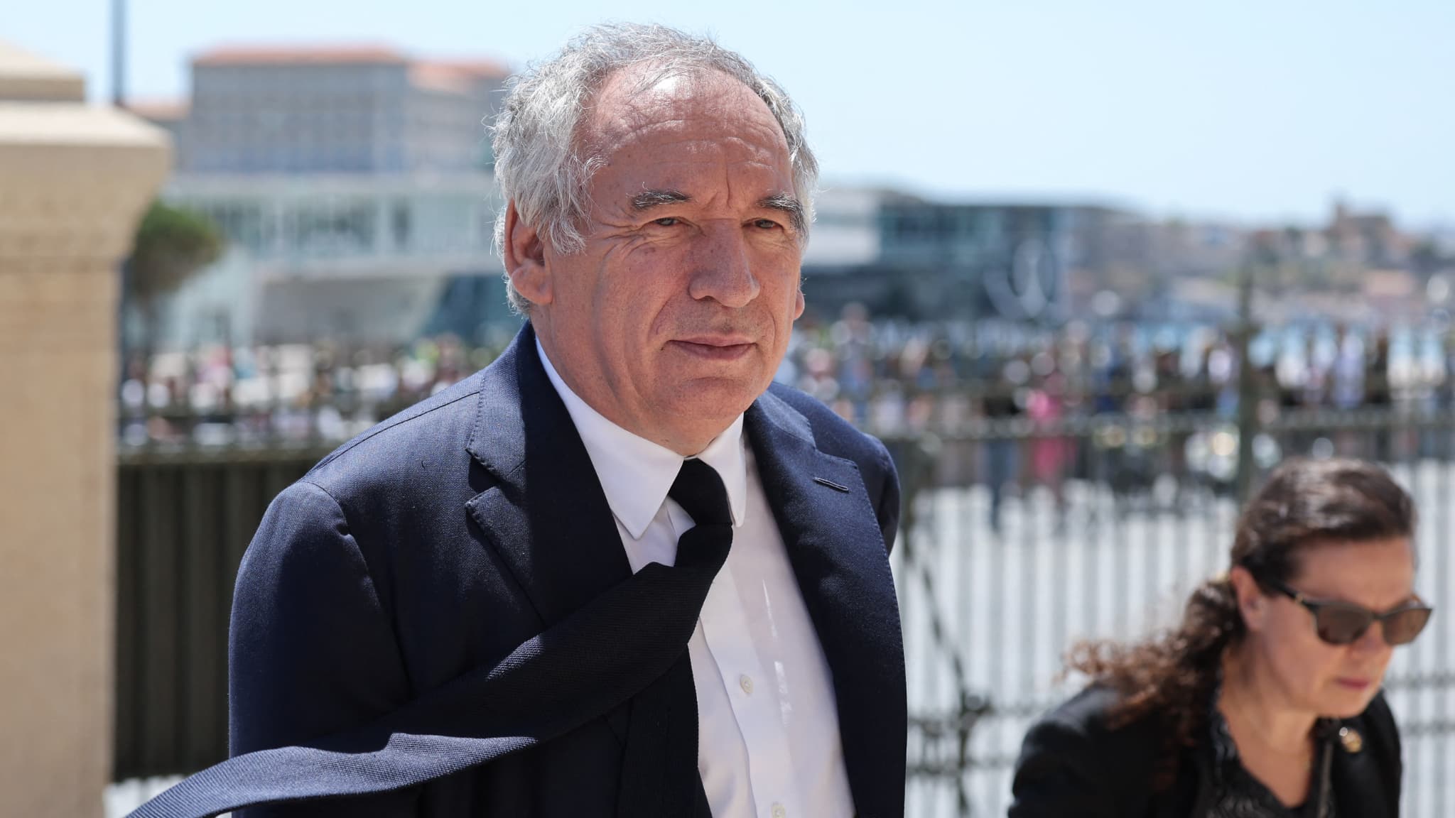 Nouveau gouvernement: François Bayrou se dit prêt à "aider" à sortir du ...