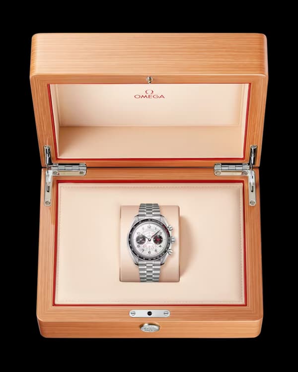 Cette montre Omega au design légendaire portée par Léon Marchand lors ...