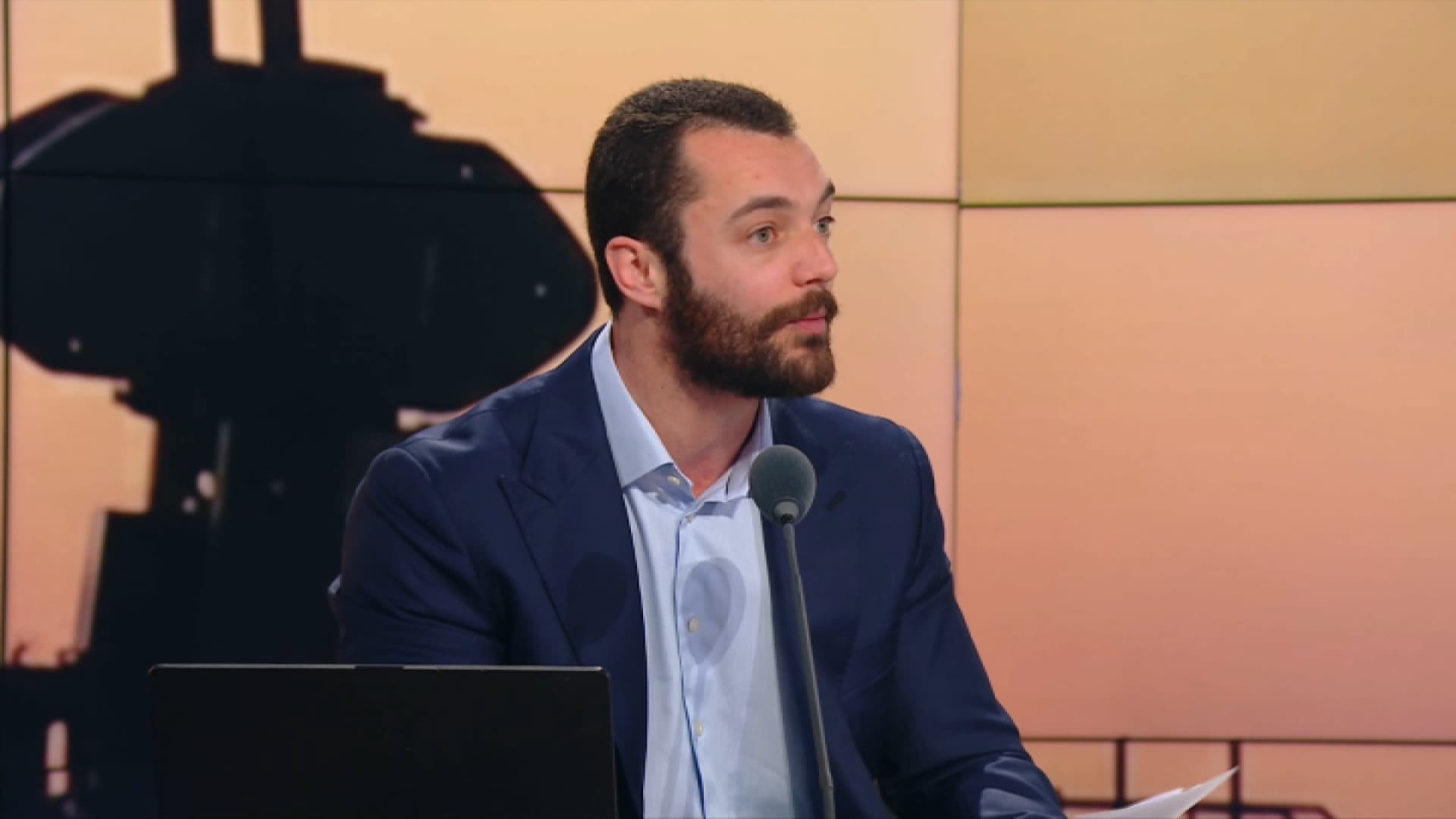 Note interne polémique de Glucksmann: "Il faut même autoriser les ...