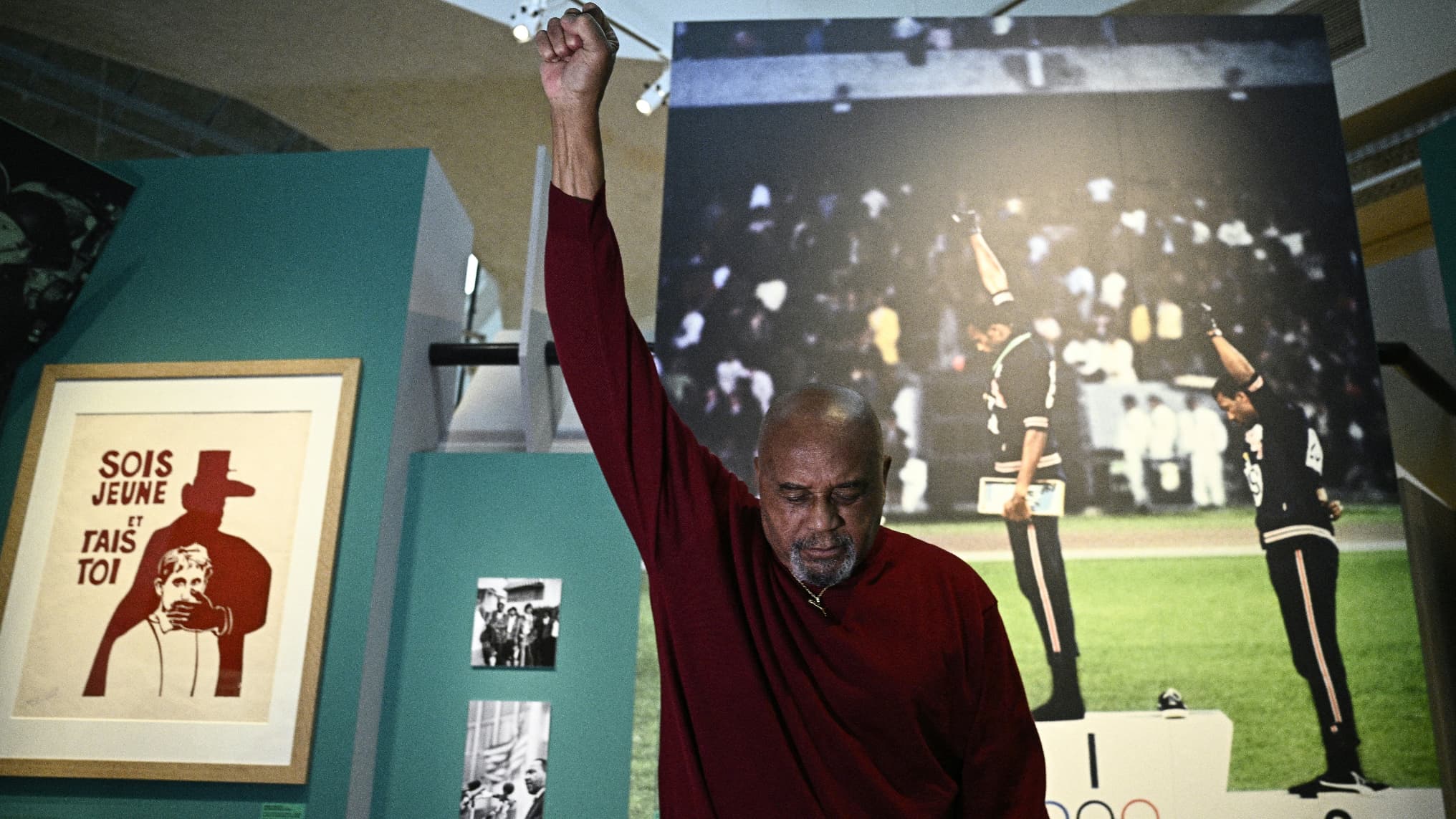"J'ai cru qu'on allait me tirer dessus", l'émotion de Tommie Smith en ...