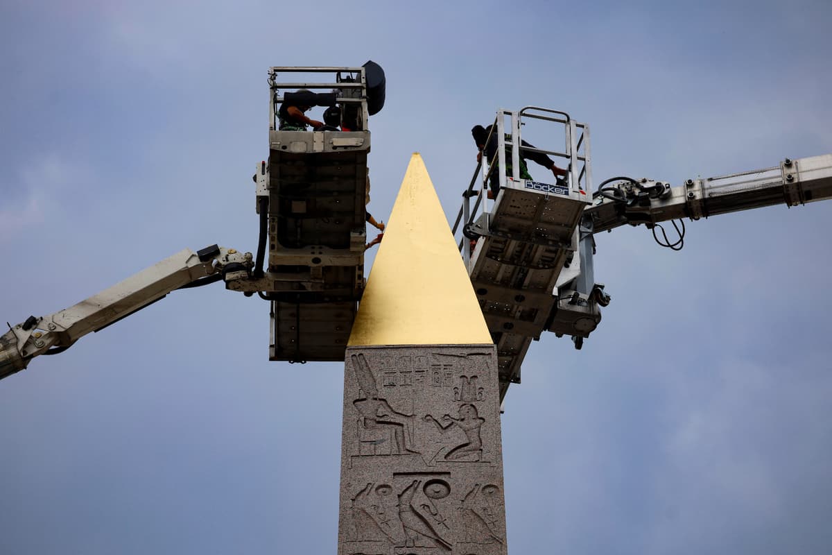 Paris: l'obélisque de la place de la Concorde a retrouvé sa pointe dorée